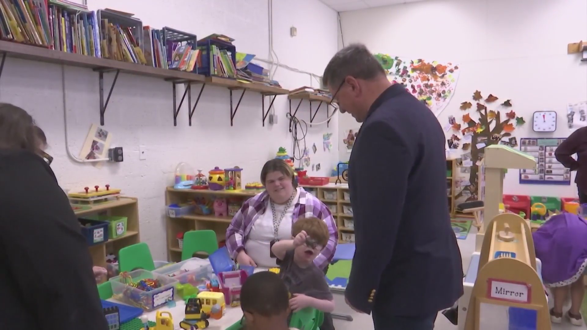 Sen. Brinson visits JT Barber Elementary School – WNCT