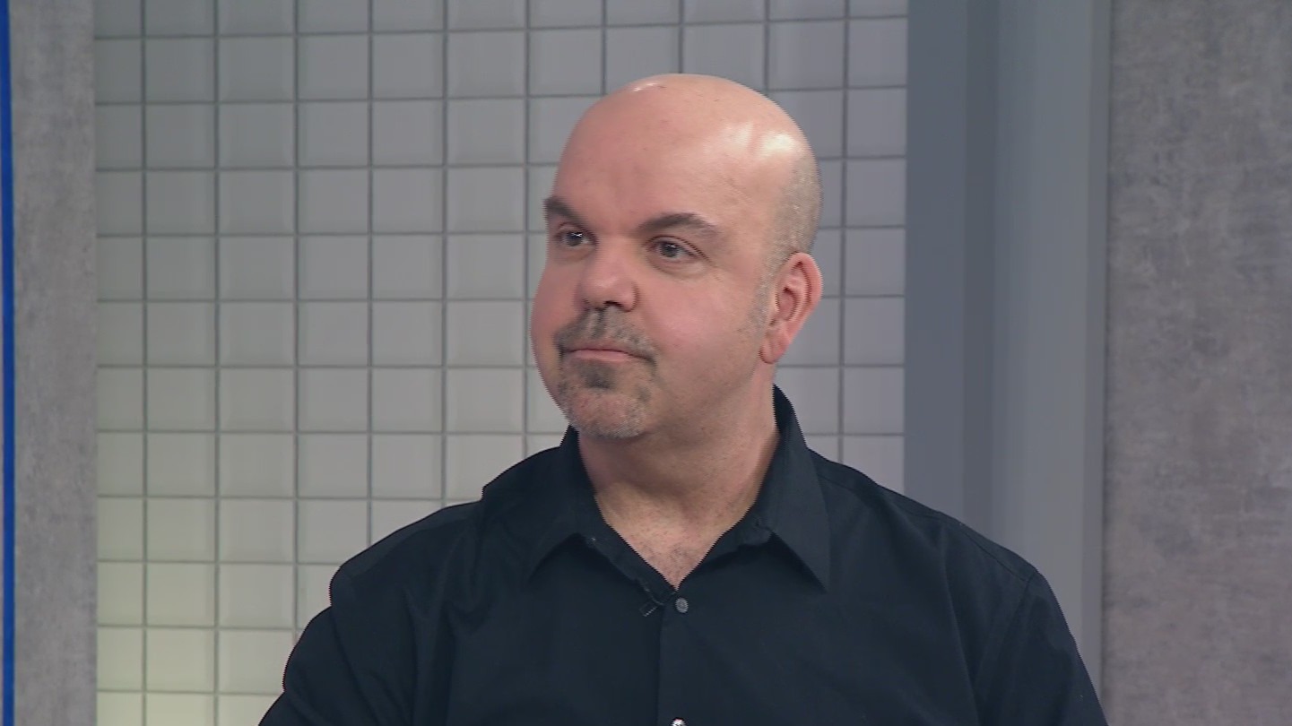 Johnathan Walton exposes the tactics of con artists in “Anatomy of a ...