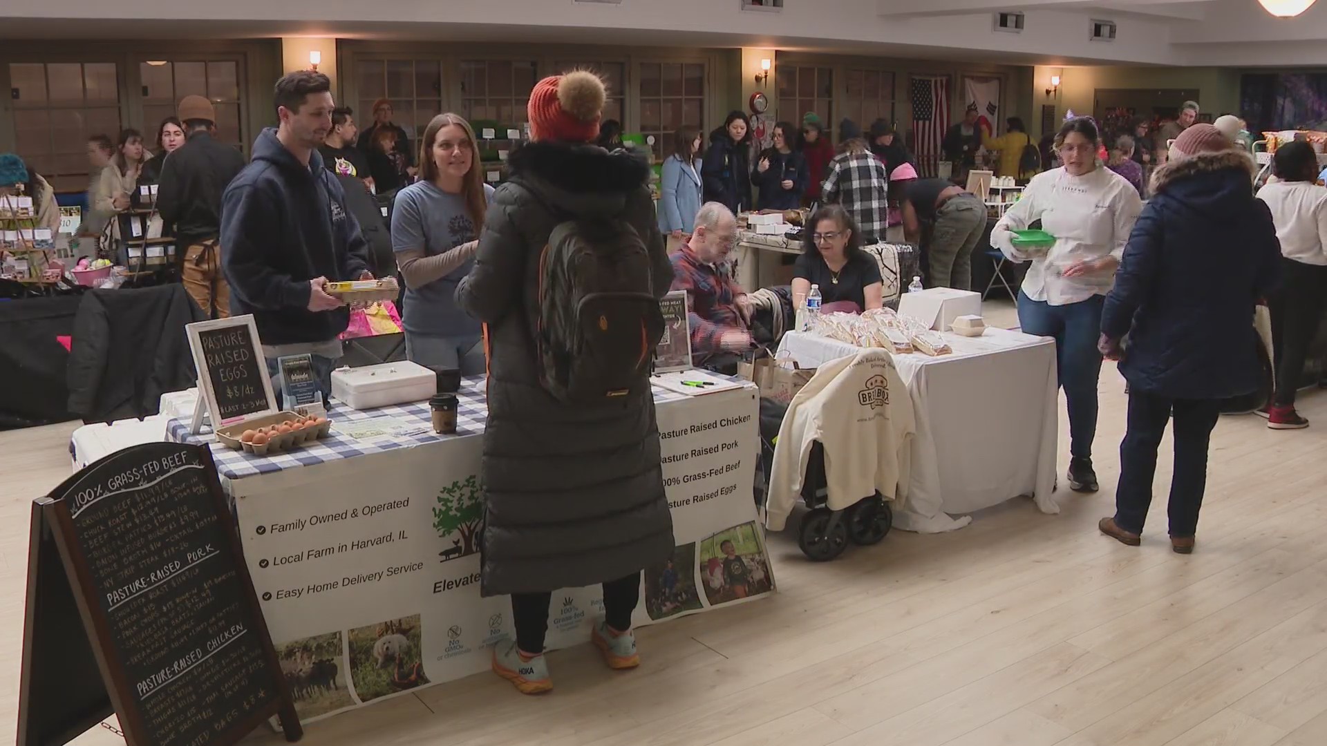 Shoppers support local vendors at brand new Edgewater market – WGN-TV