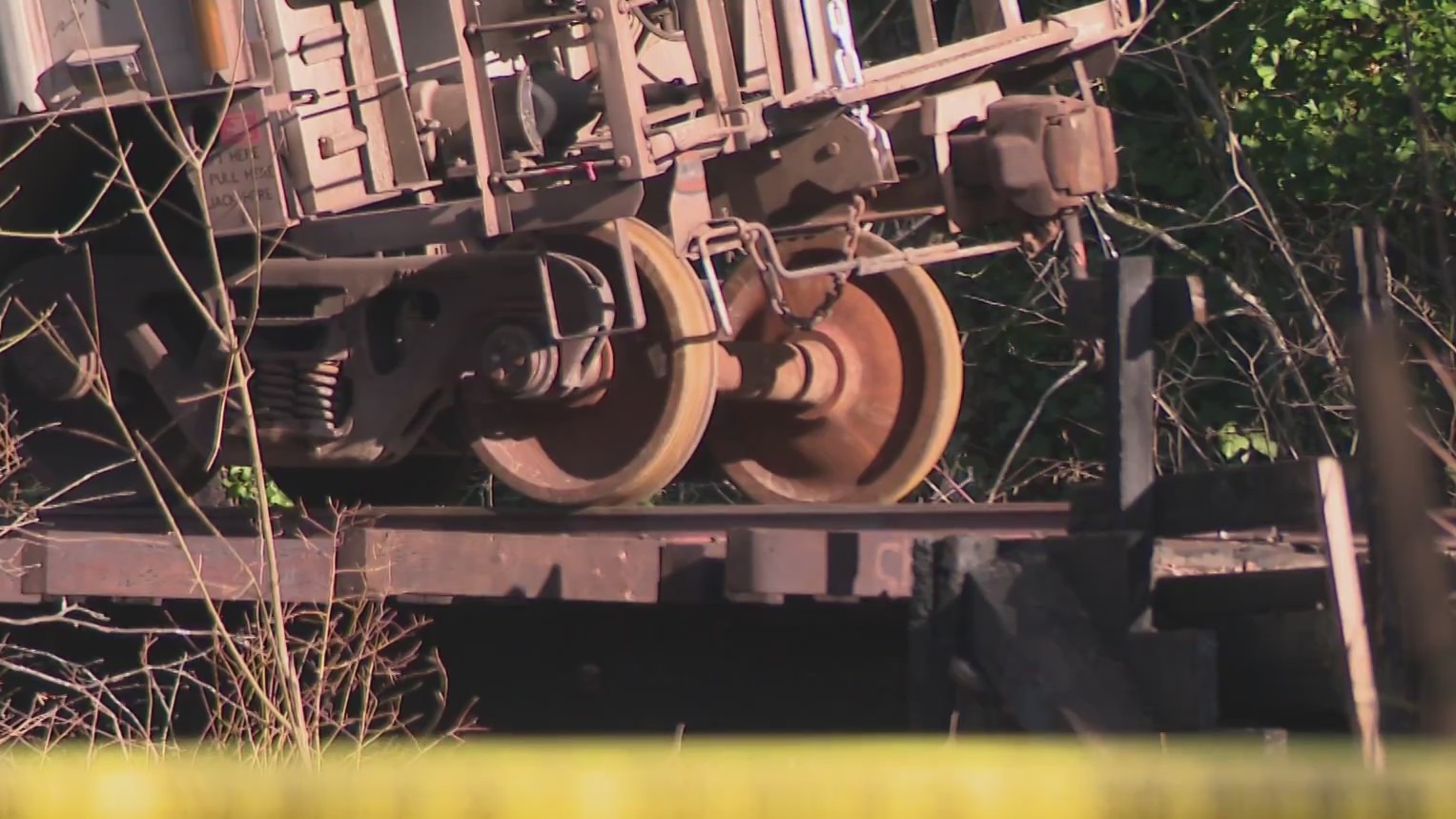 Derailed freight train remains in Marys River in Corvallis – KOIN.com