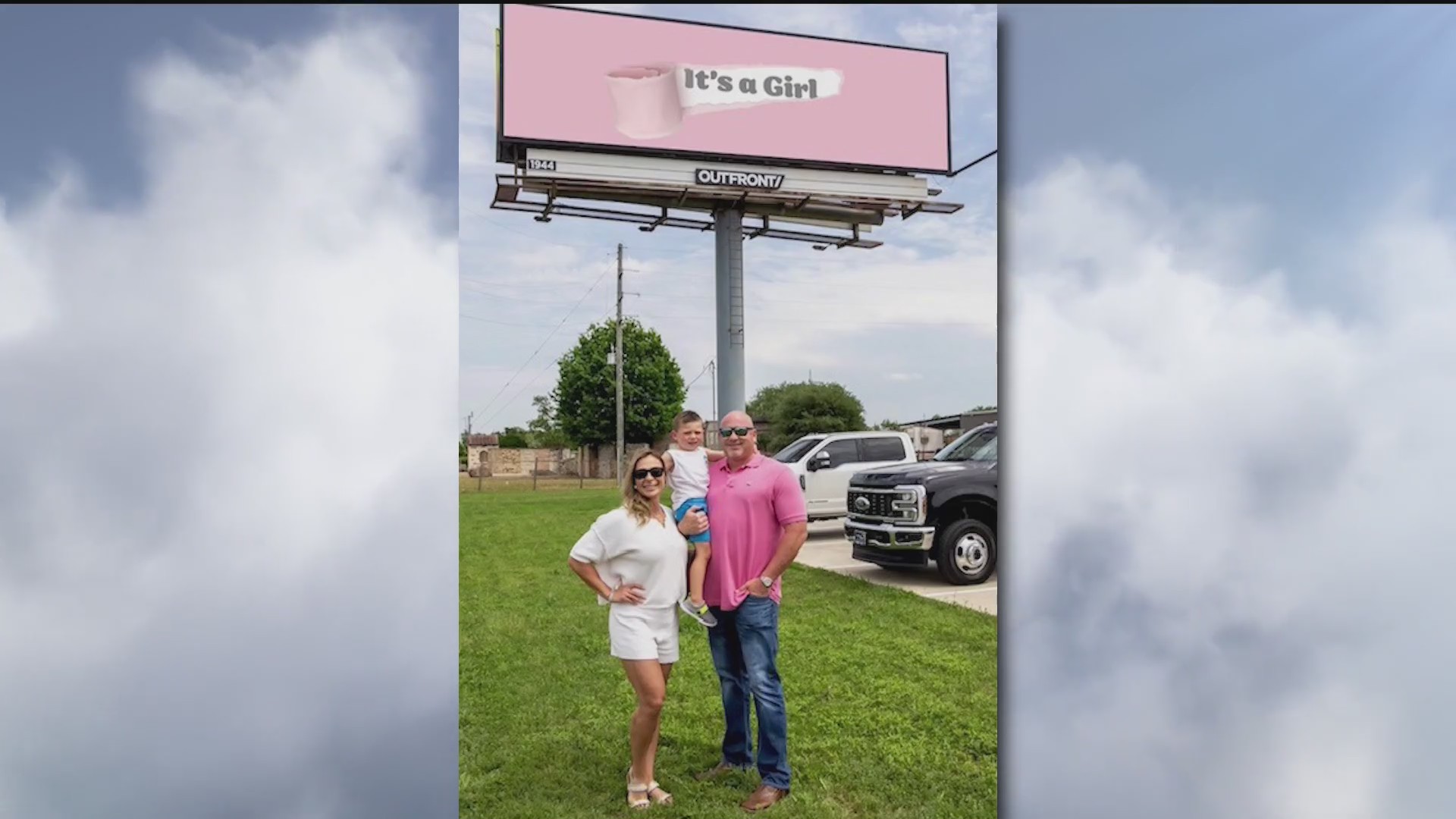 Houston Family Reveals Baby Gender on Freeway Billboard – CW39 Houston
