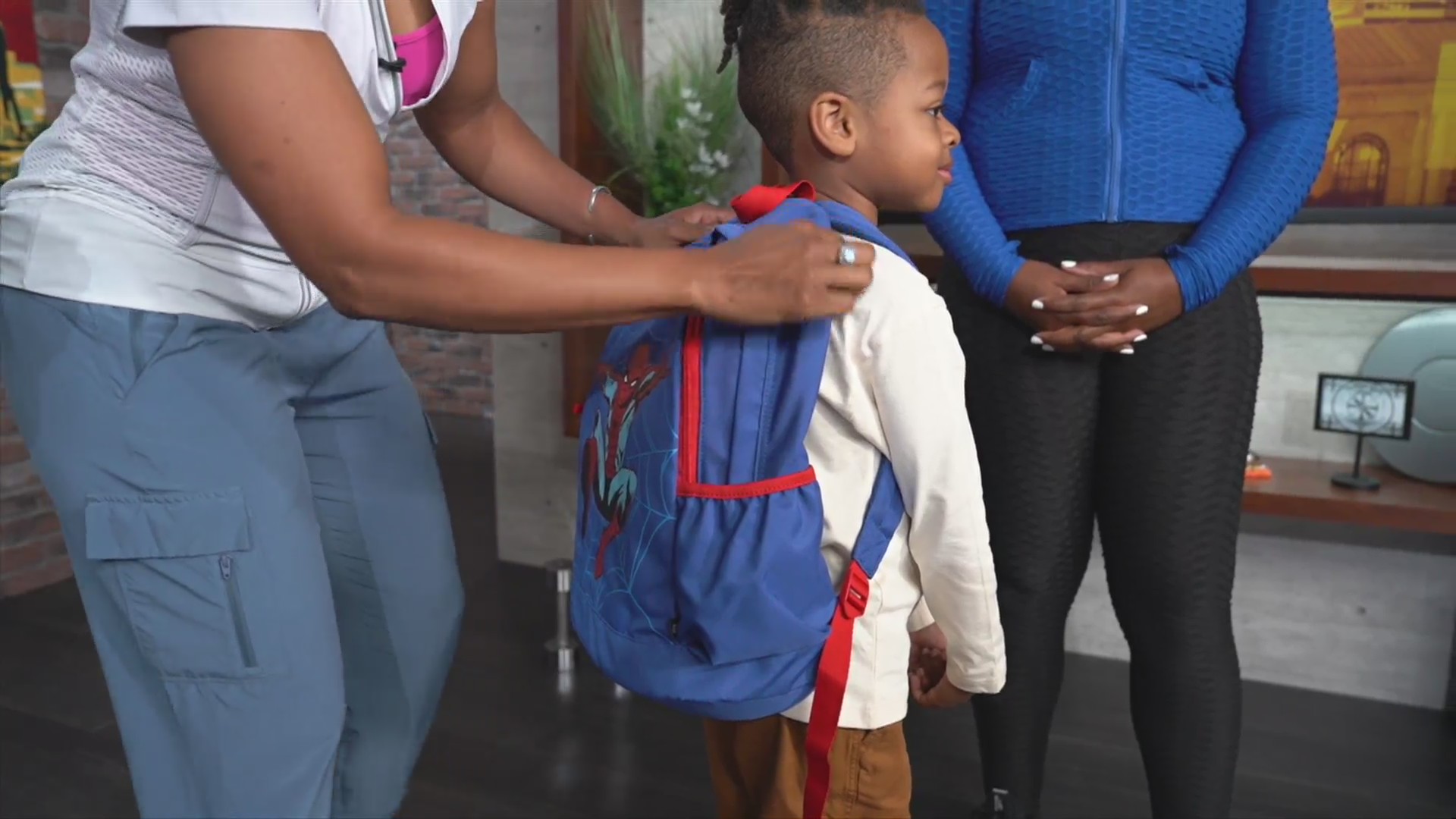 How to properly wear a back pack; avoid injury – FOX 4 Kansas City WDAF ...