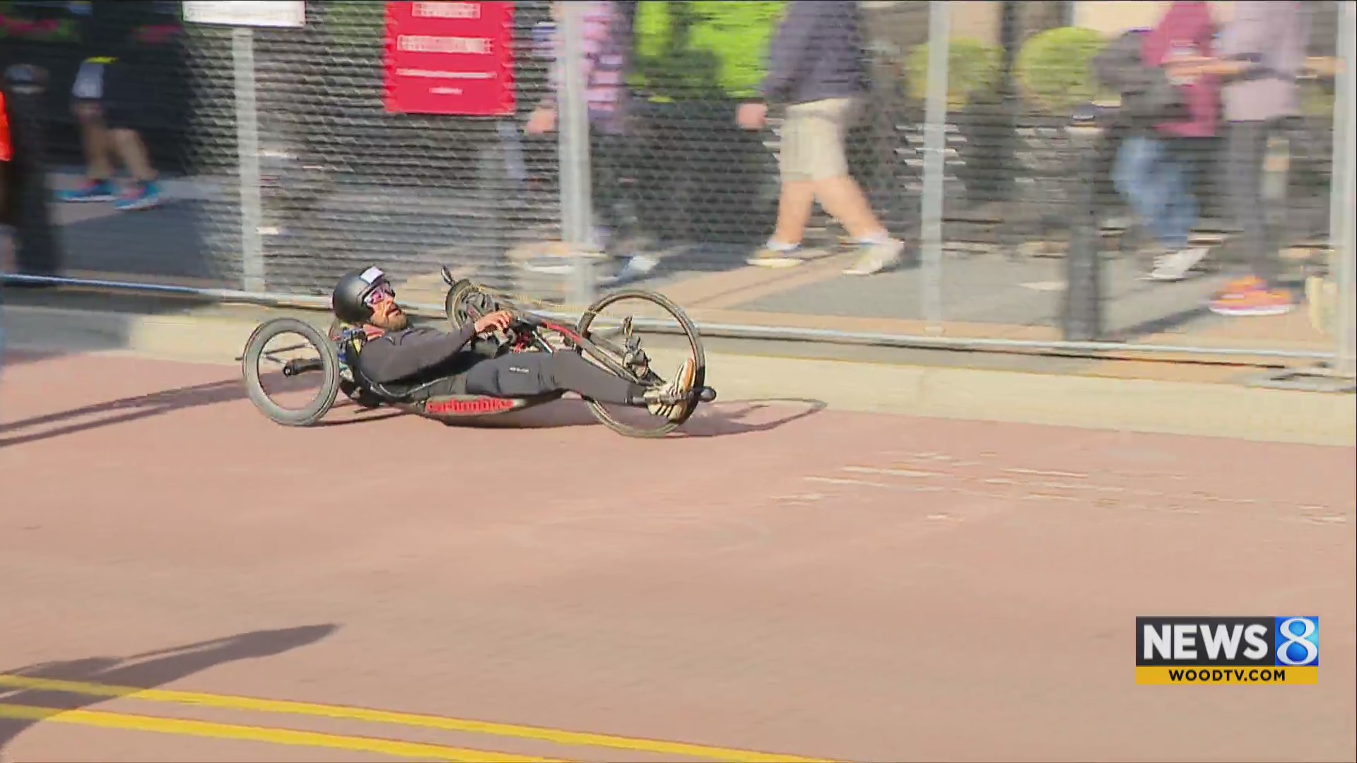 Tom Davis repeats Amway River Bank Run 25K handcycle win – FOX 2