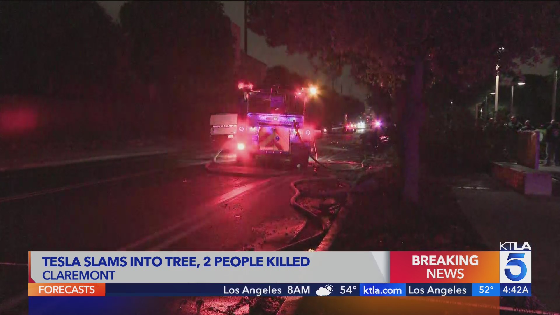 Tesla slams into tree in Claremont, 2 people killed – KTLA