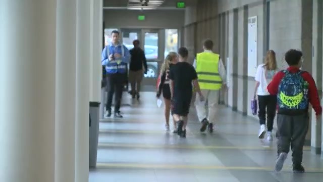 27J students return to class without their phones – FOX31 Denver