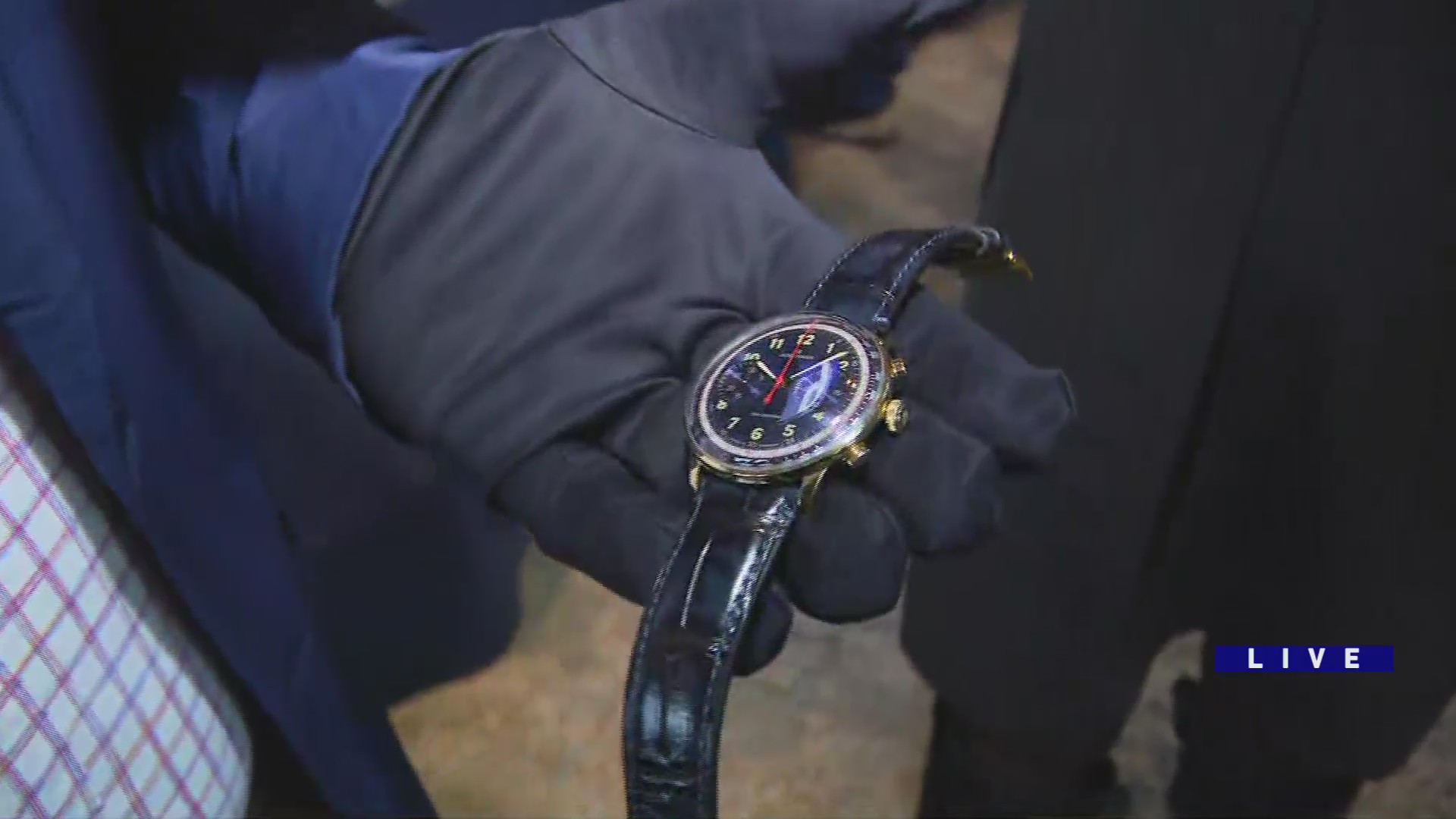 Weekend Break: Minutes + Hours Watch Show stops in Chicago this weekend ...