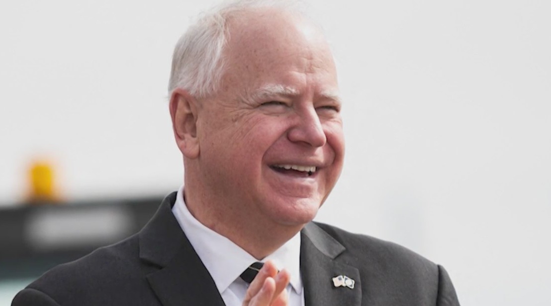 Tim Walz’s brother speaks to NewsNation about Facebook posts ...