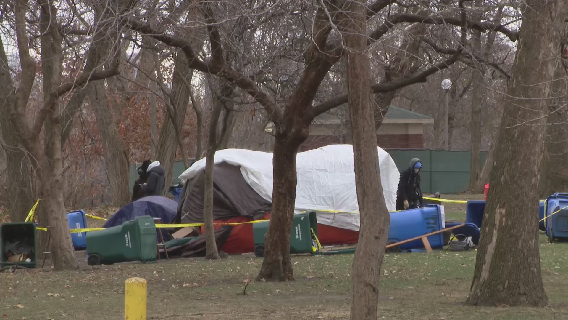 ‘100% of residents will have place to go:’ Chicago clears Humboldt Park ...