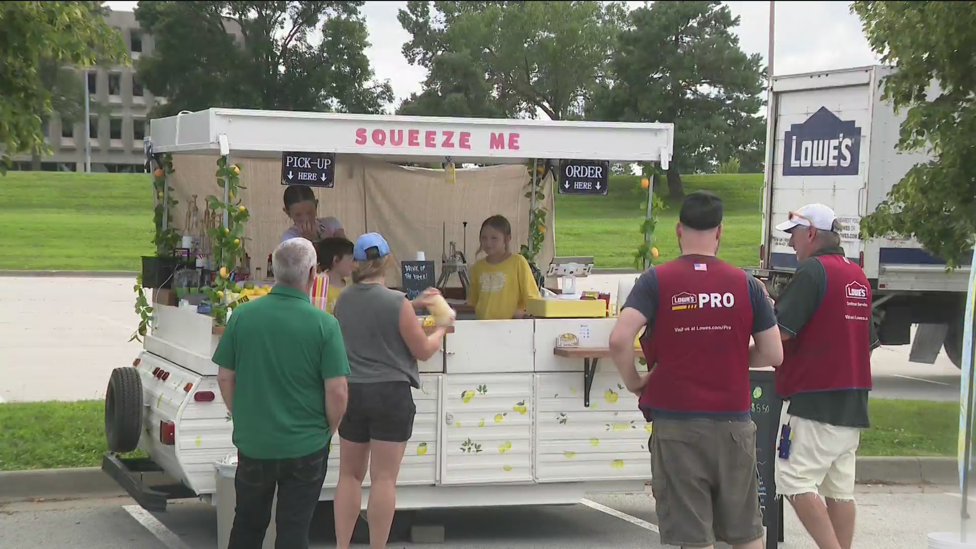 Squeeze Me Lemonade Stand Started By Kids – who13.com
