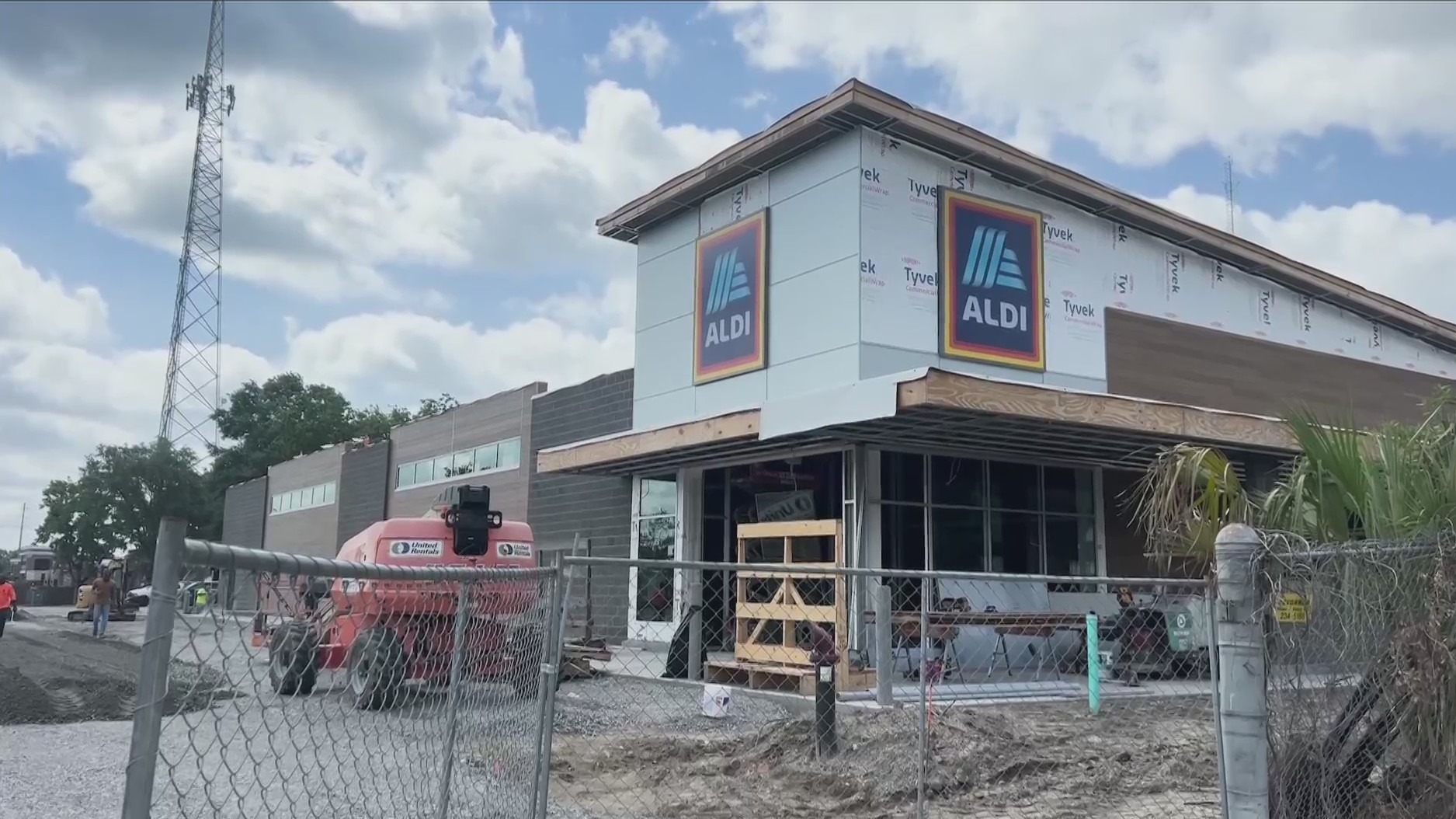 New construction projects progressing on Victory Drive – WSAV-TV