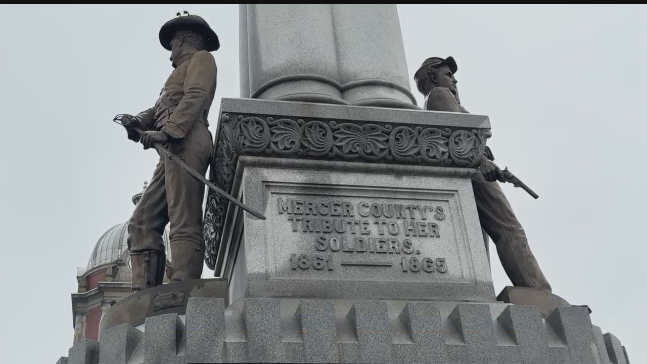 Civil War statue stands tall again outside Mercer County Courthouse ...