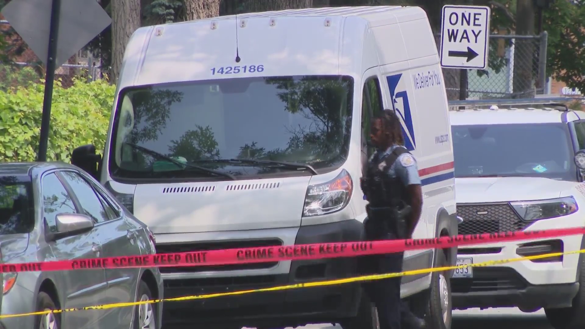 USPS letter carrier shot and killed in West Pullman – WGN-TV