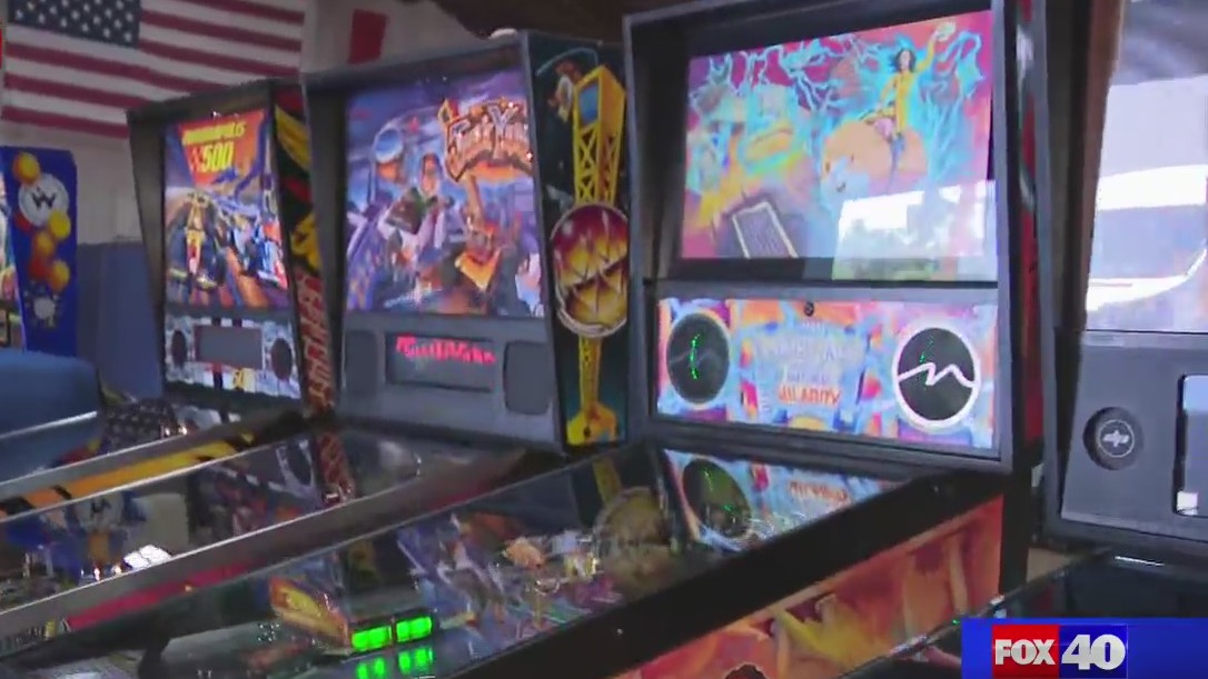 Flashing lights, high scores, and hundreds of pinball machines kick off ...