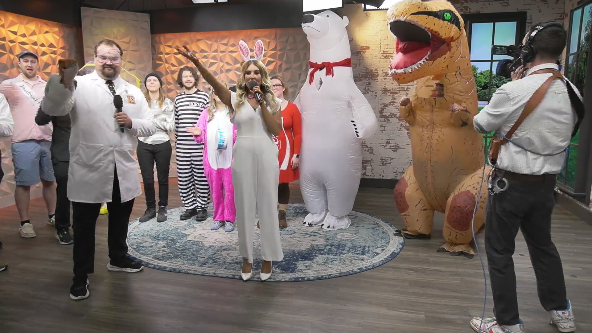 WCIA staff shows off Halloween costumes – WCIA.com