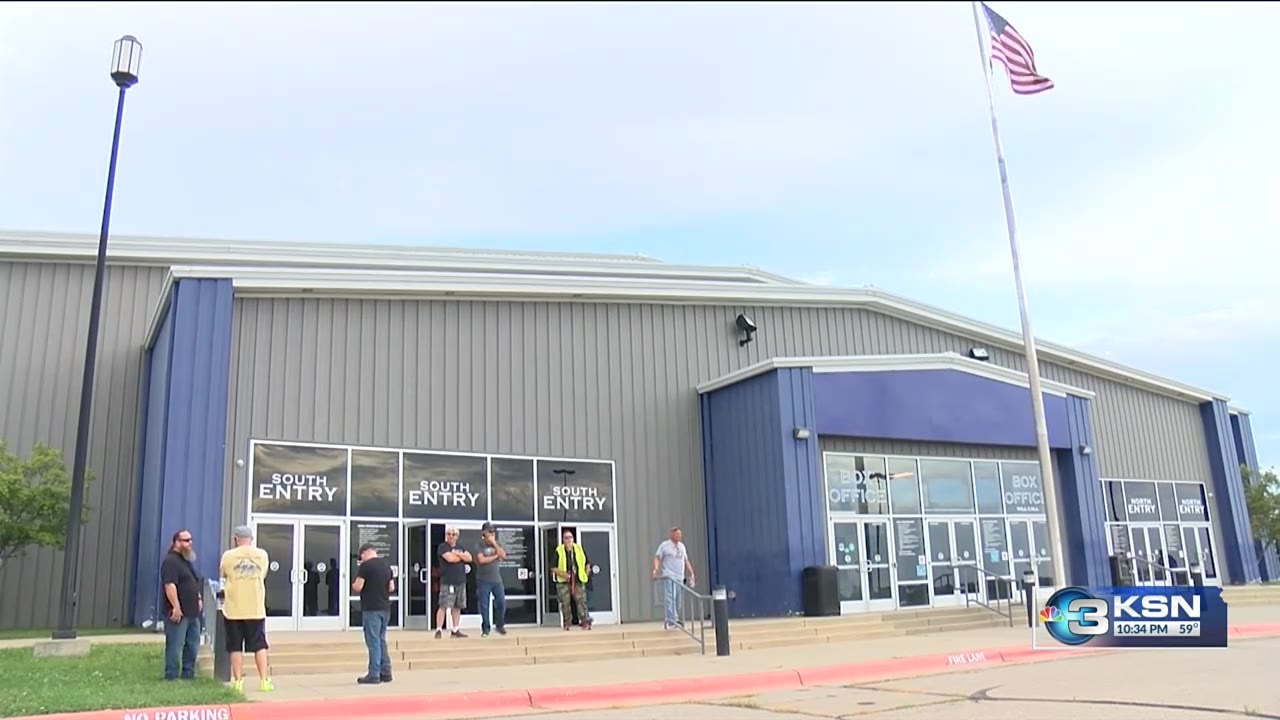 Textron Aviation machinists prepare to strike – KSN-TV