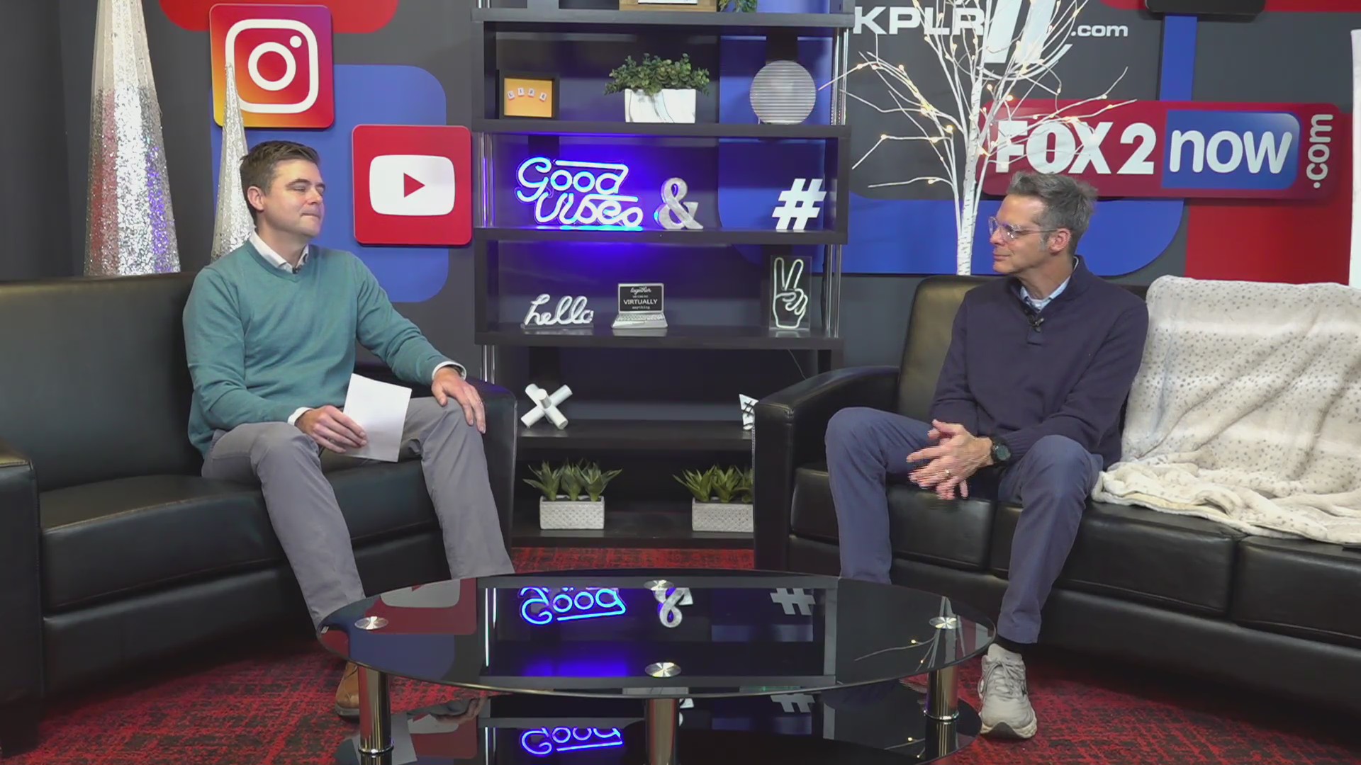 Trending Topics: Retired FOX 2 reporter, anchor Elliott Davis helps ...