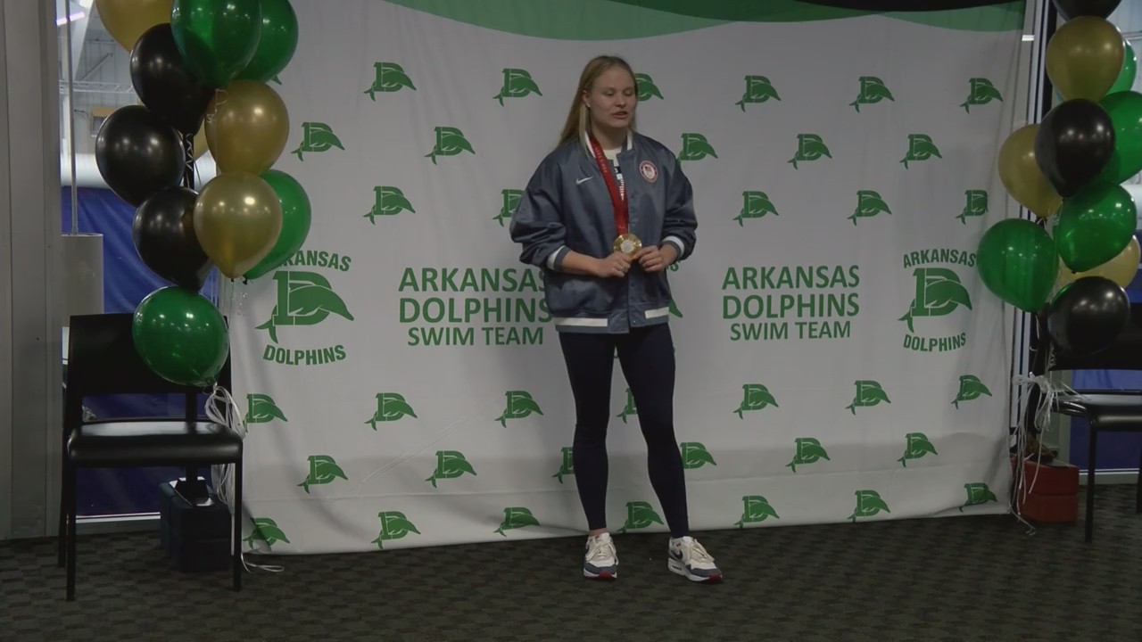 Paralympic swimmer Olivia Chambers returns to Little Rock with gold ...