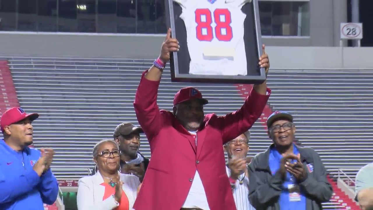 Patriots honor Parkview legend Keith Jackson with jersey retirement ...