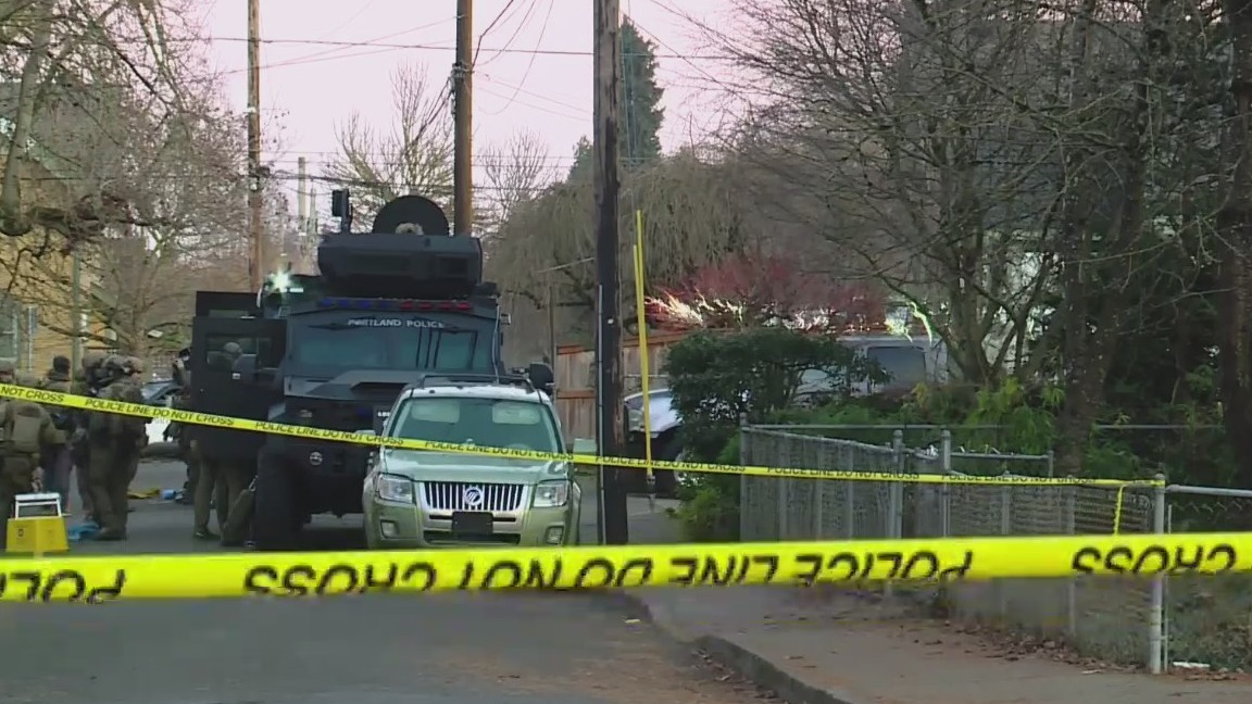 Portland man accused of barricading self in St. Johns home for 10 ...