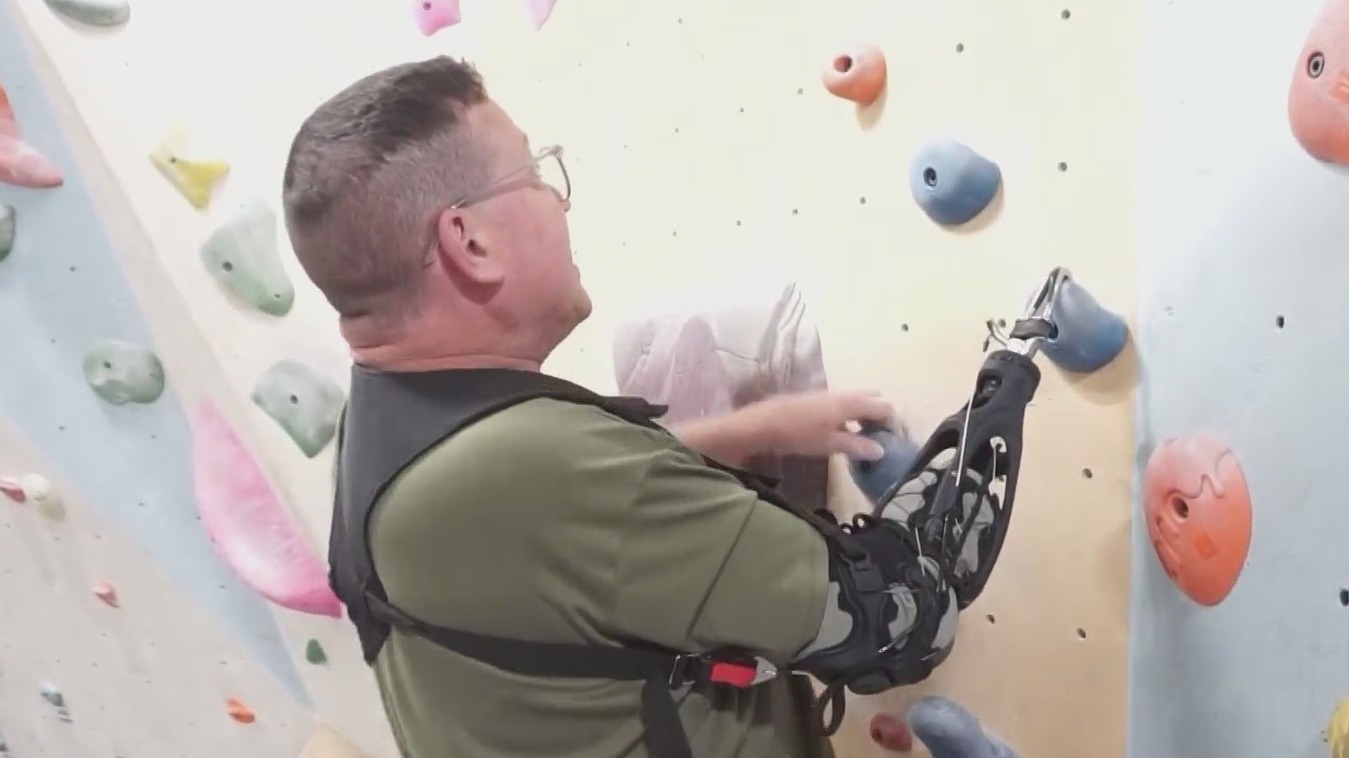 Portlander uses running shoe material for prosthetic arms – KOIN.com