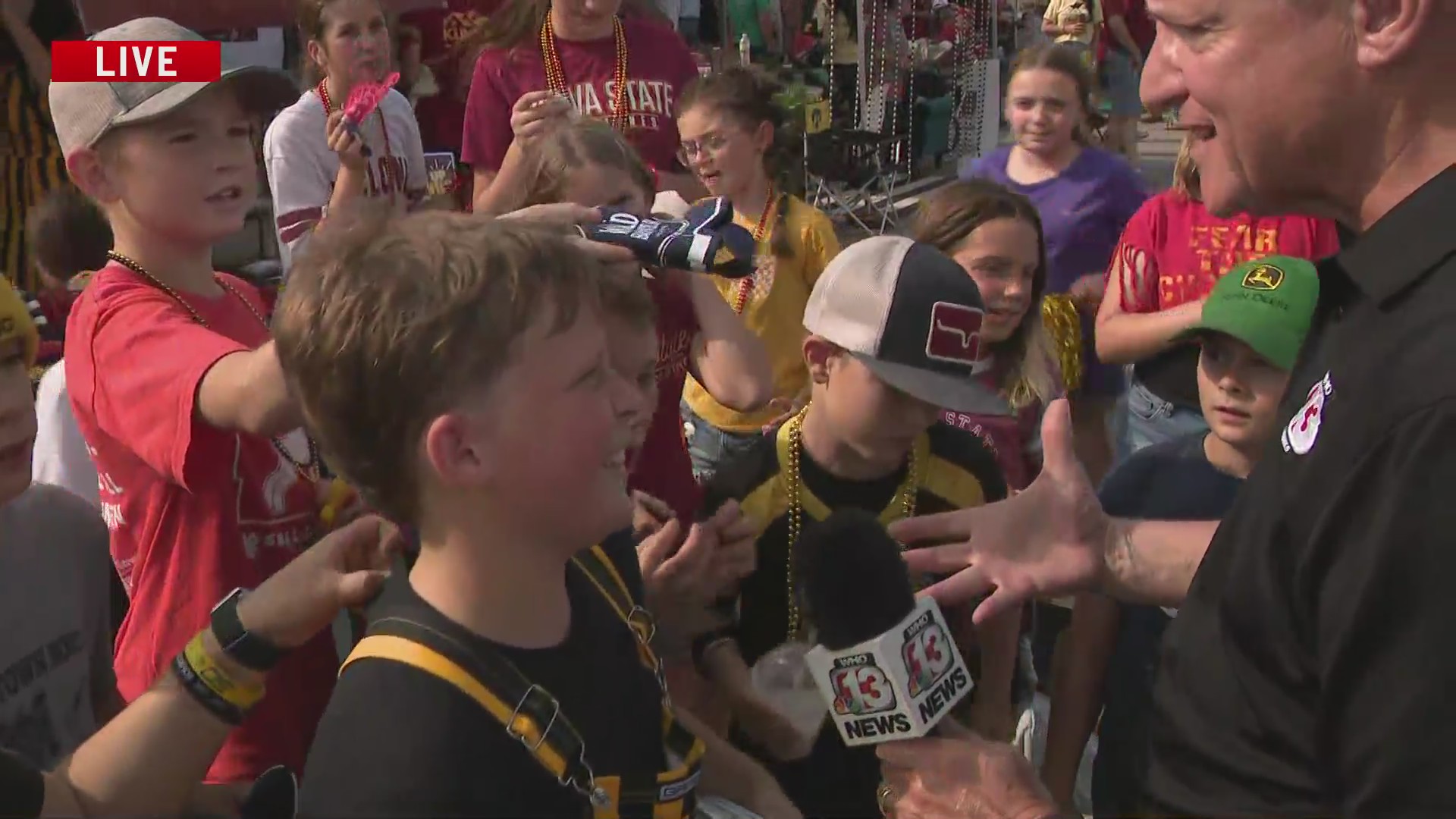 Excited Baxter kids gather during street party – who13.com