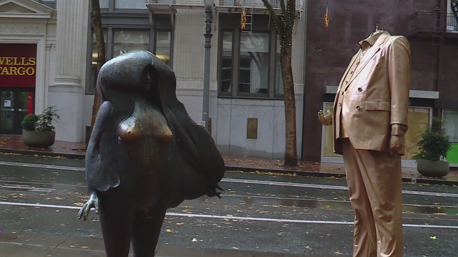 Pop-up Trump statue makes political point in Portland – KOIN.com