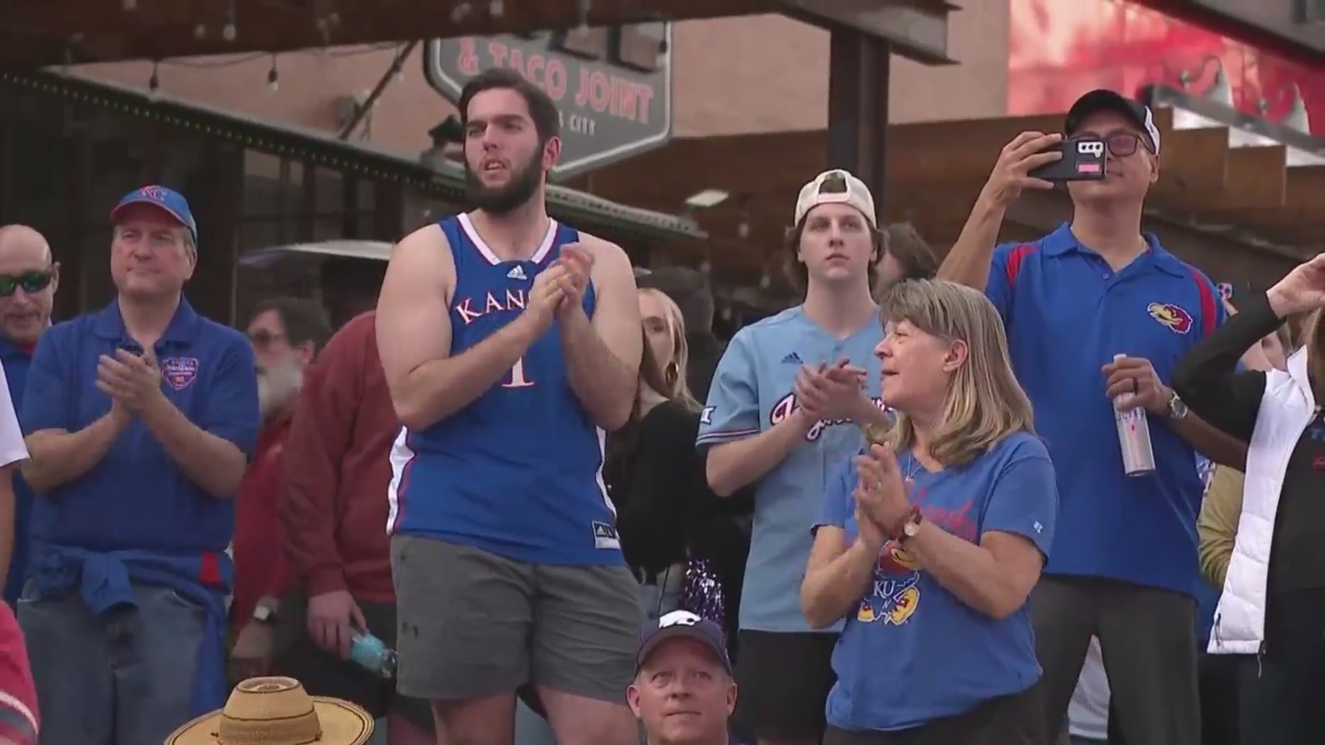 Big 12 fans show pride for their teams at Power & Light – FOX 4 Kansas ...