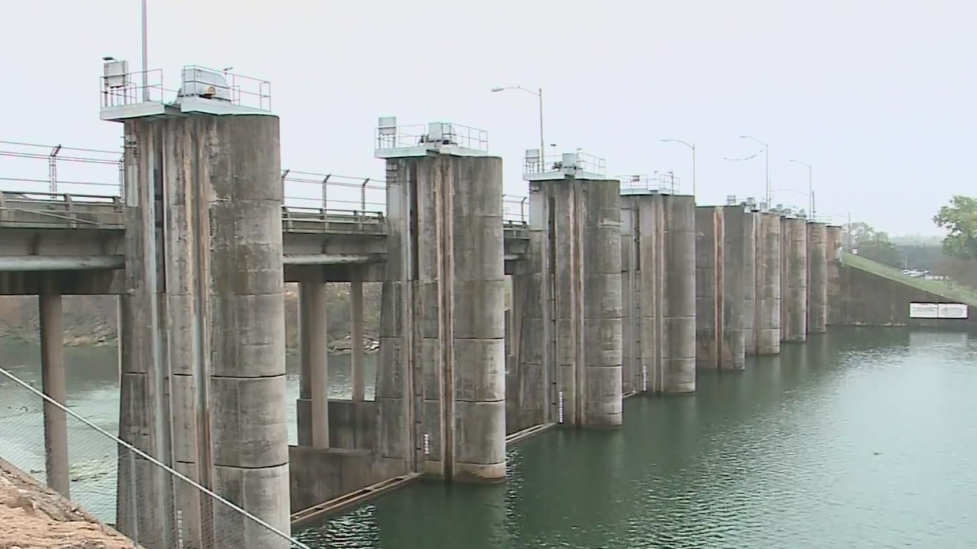 Ants at the dam: Lady Bird Lake level lowered due to insect intrusion ...