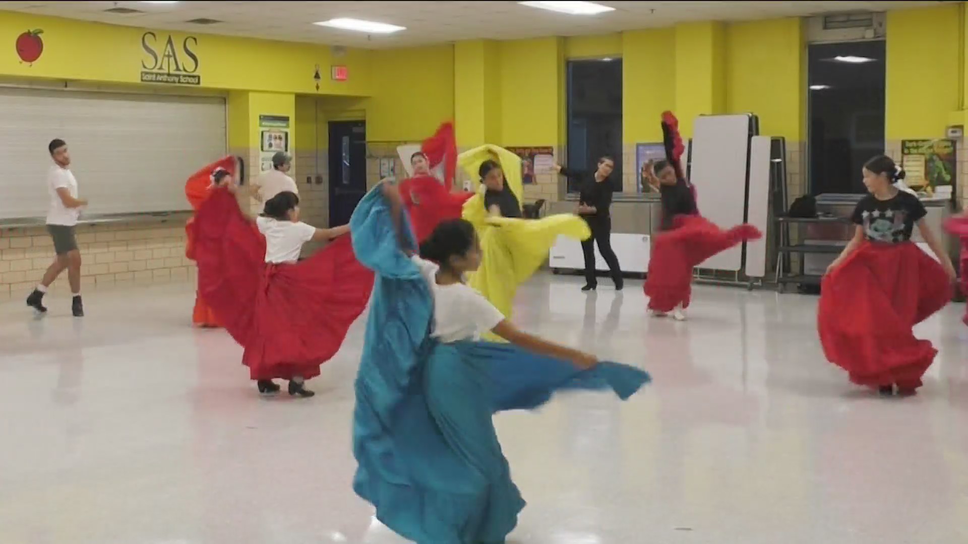 Hispanic Heritage: Dancers honor their Mexican heritage through ...