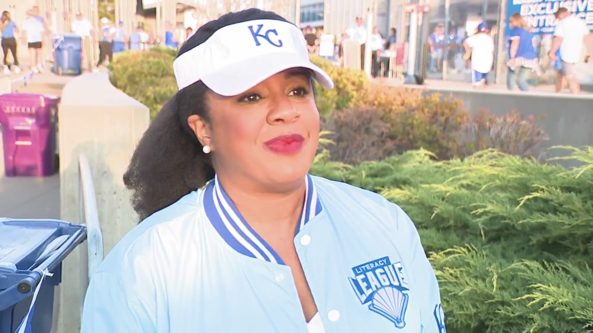 Royals Literacy League teacher awarded Buck O’Neil Legacy Seat at ALDS ...