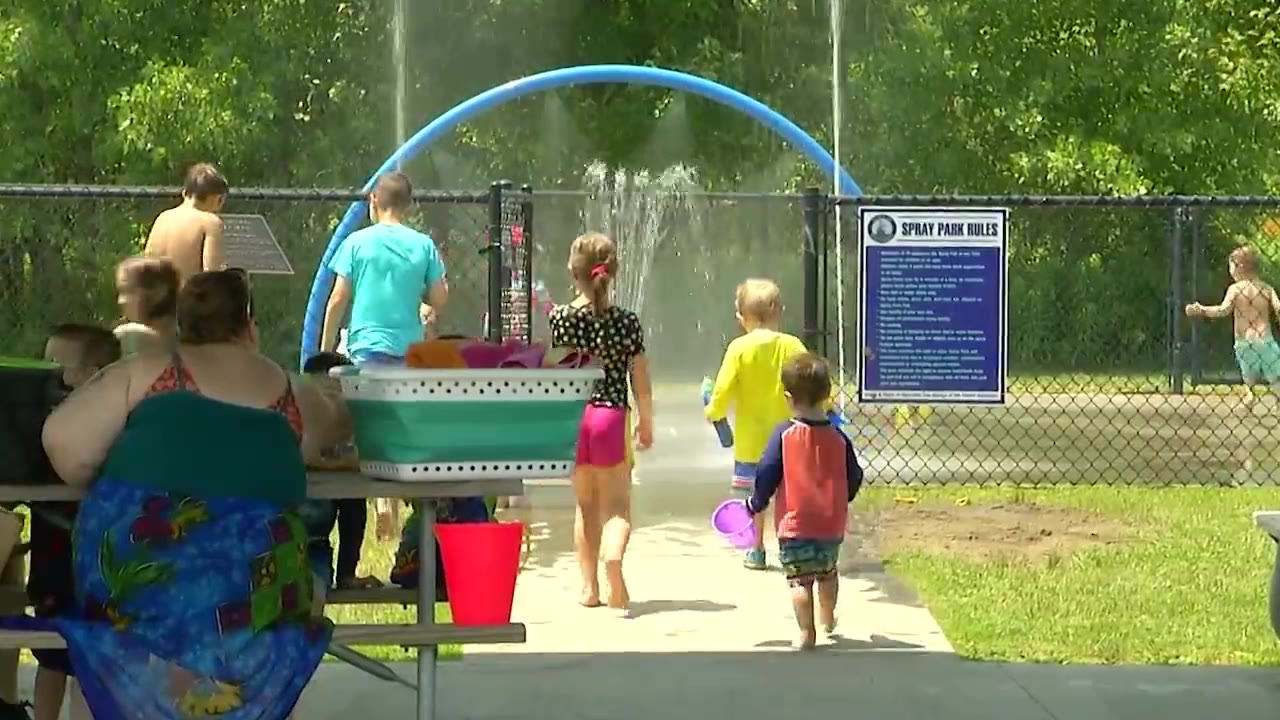 Halfmoon residents find relief from heat at splash pad – NEWS10 ABC