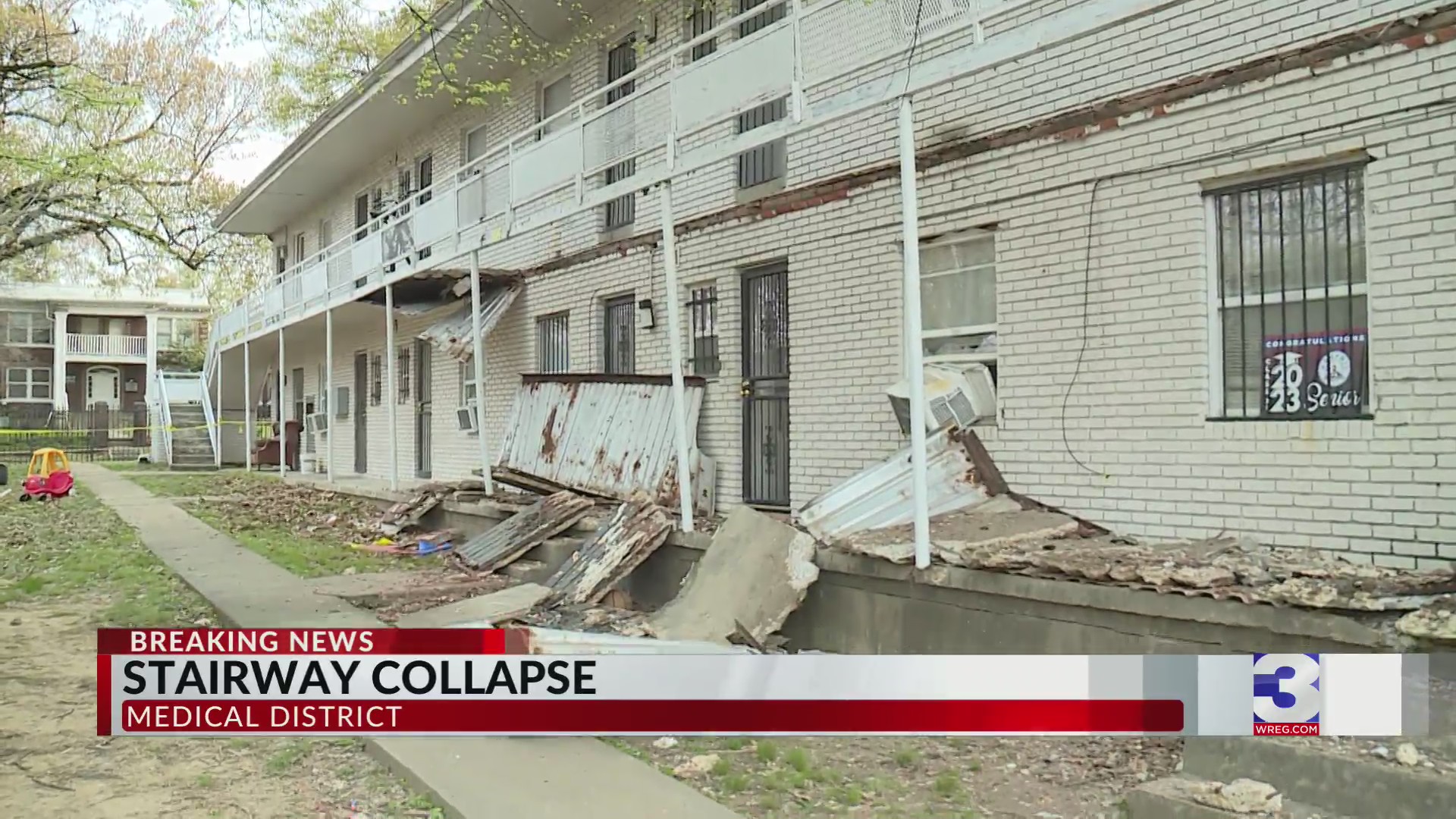 Stairs collapse at Medical District apartment complex – WREG.com