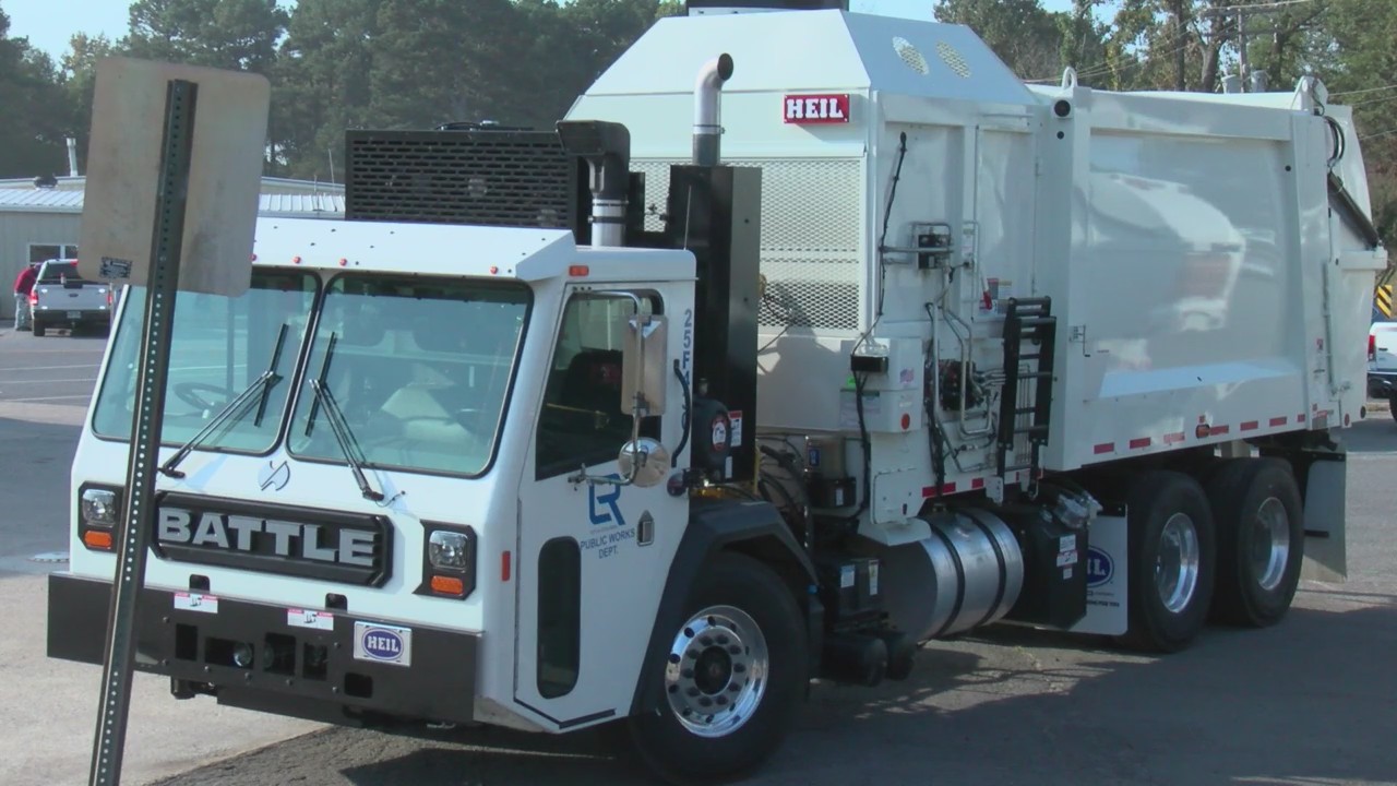 Little Rock receiving fleet of new trash trucks – KLRT – FOX16.com