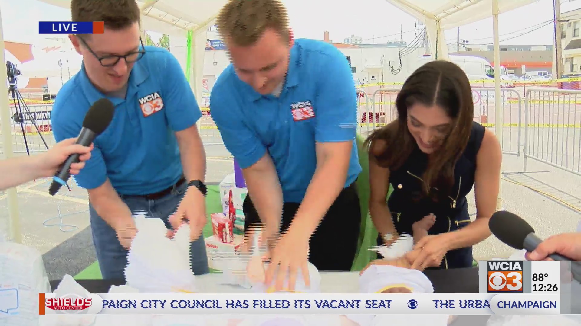Karina, Jacob and Mitchell try the diaper change challenge – WCIA.com