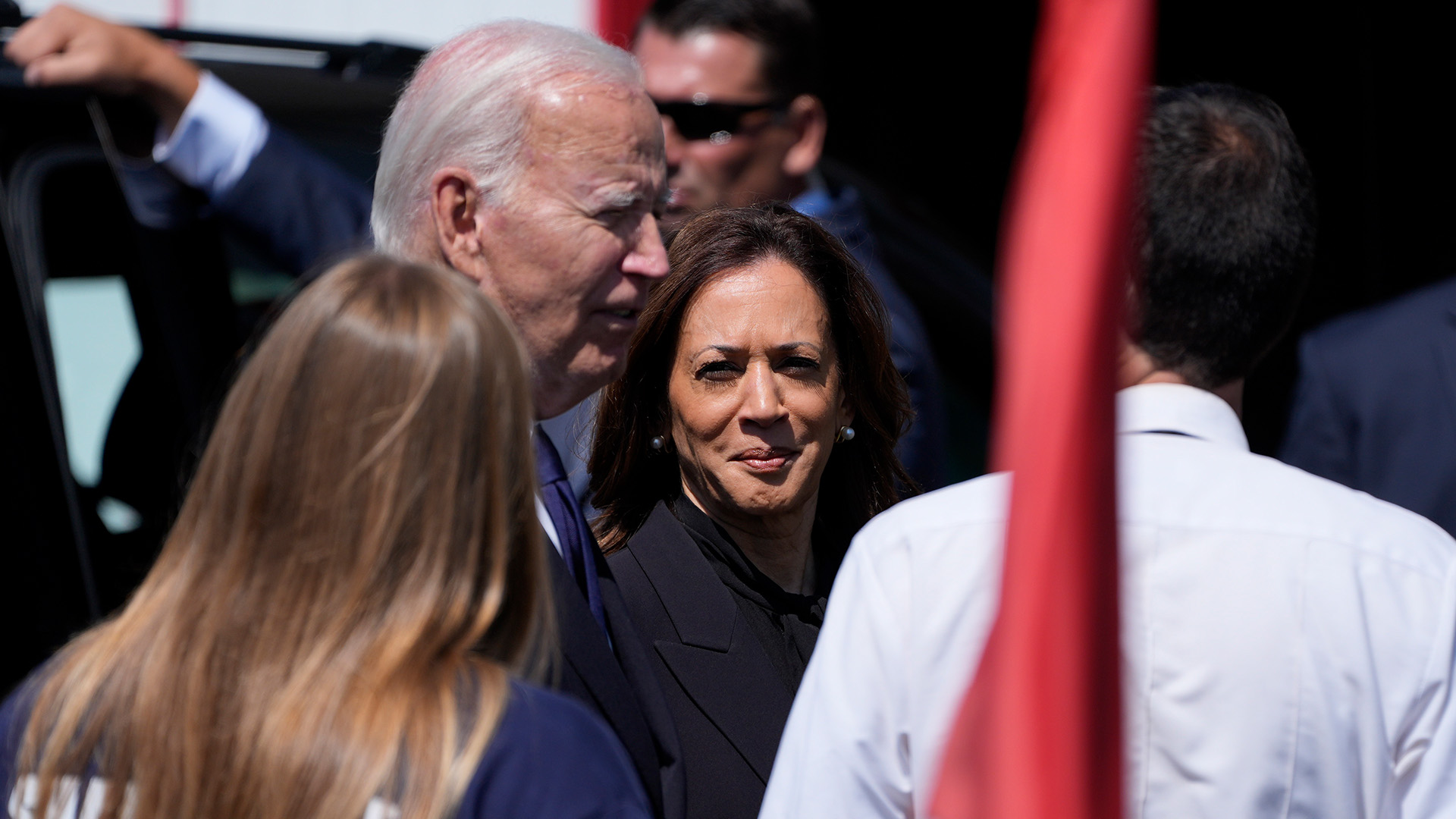 Harris, Trump shake hands at 9/11 memorial after contentious debate ...