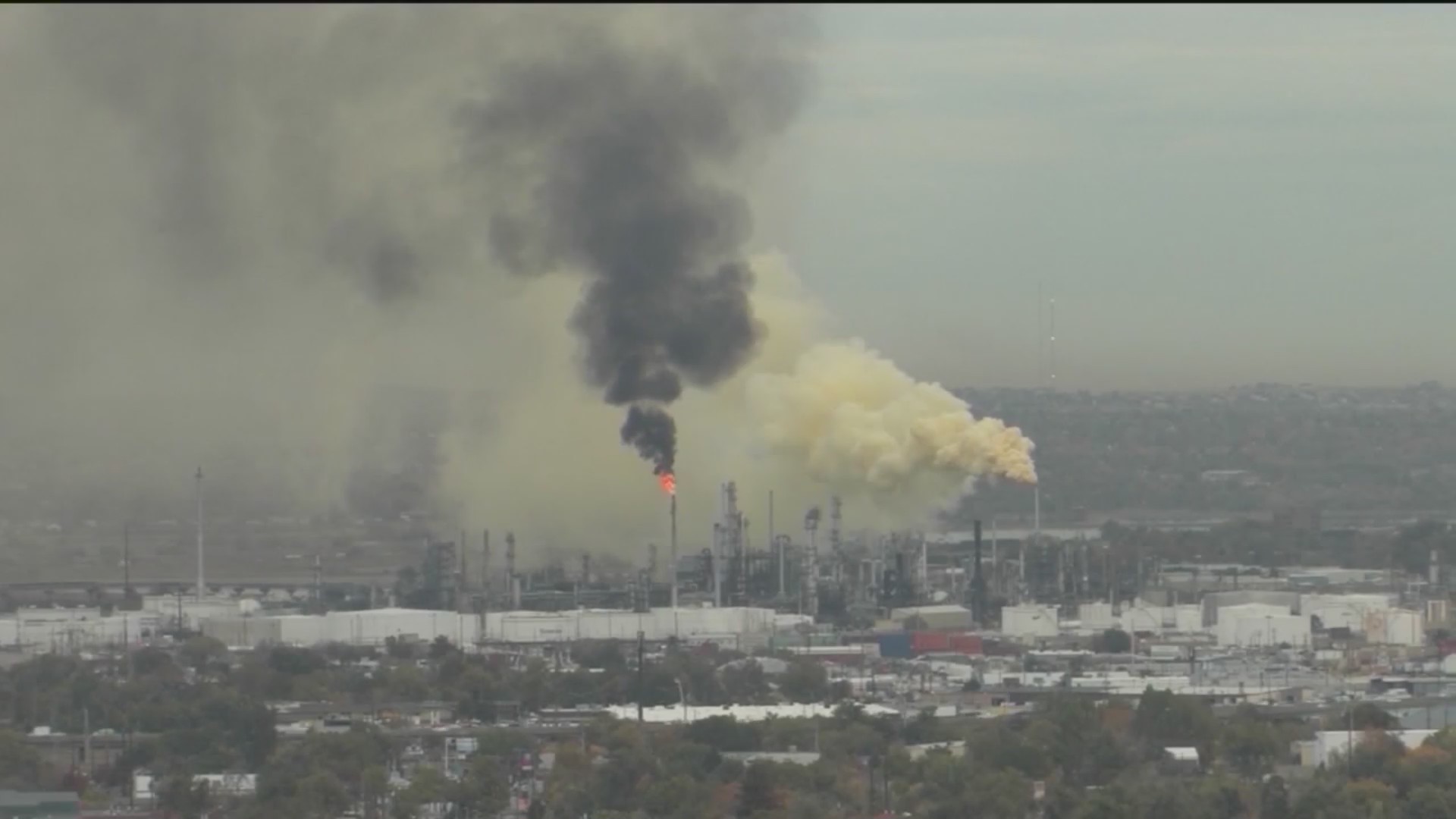 Colorado renews Suncor oil refinery operating permit – FOX31 Denver