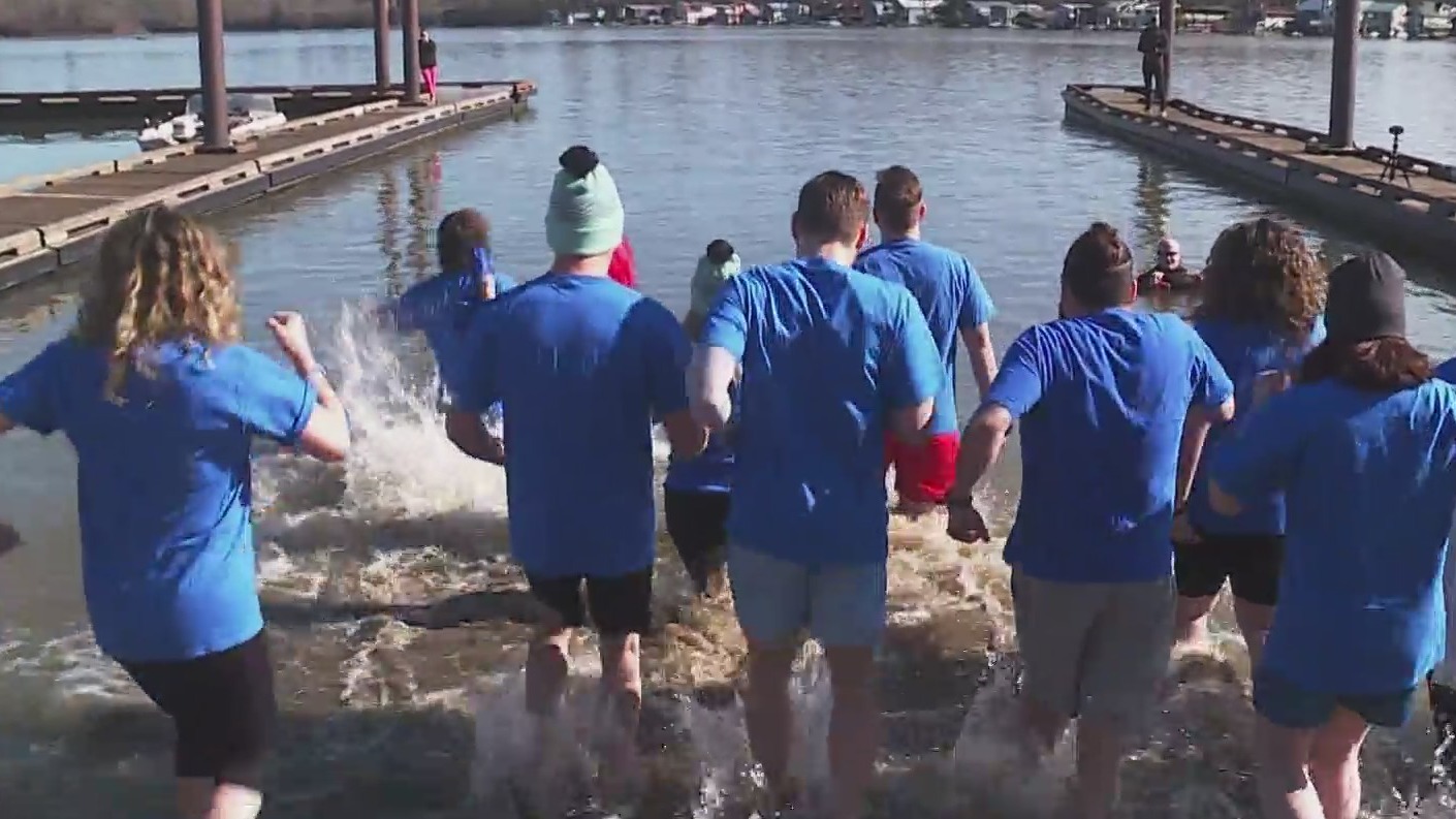 Travis Teich takes the plunge for Special Olympics Oregon – KOIN.com