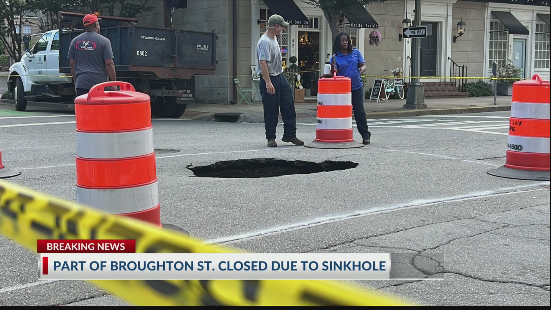 Portion of Broughton Street closed due to sinkhole – WSAV-TV