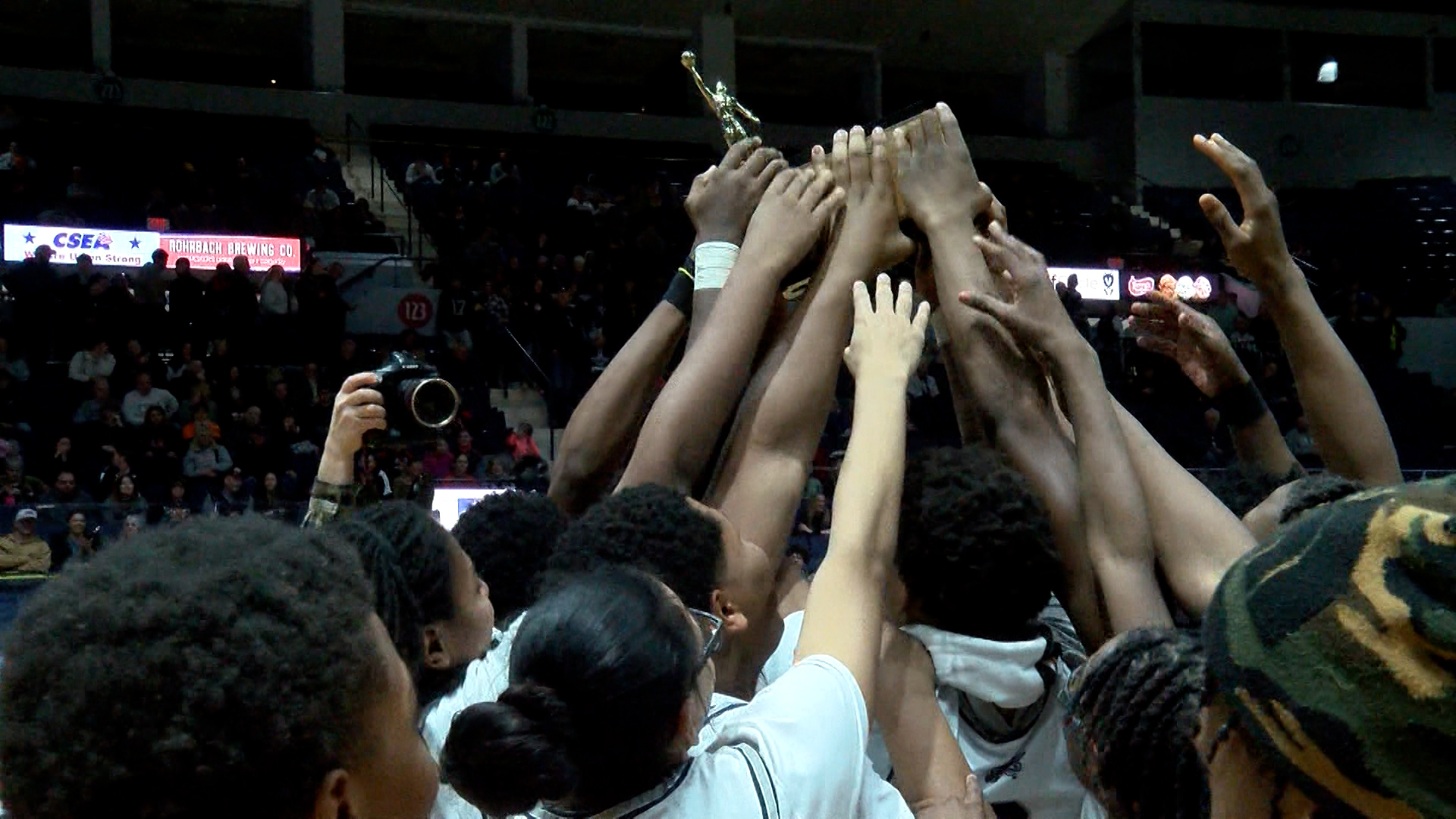 World of Inquiry boys basketball wins first-ever sectional title ...