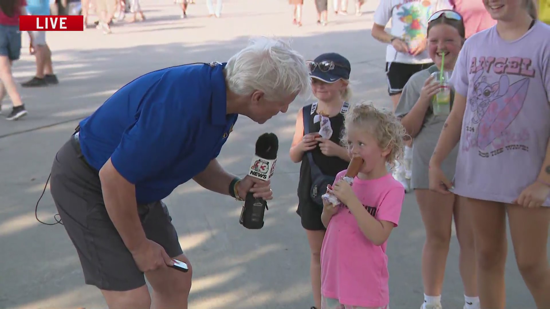 Ed Wilson live at the Iowa State Fair talking with kids about lemonade ...