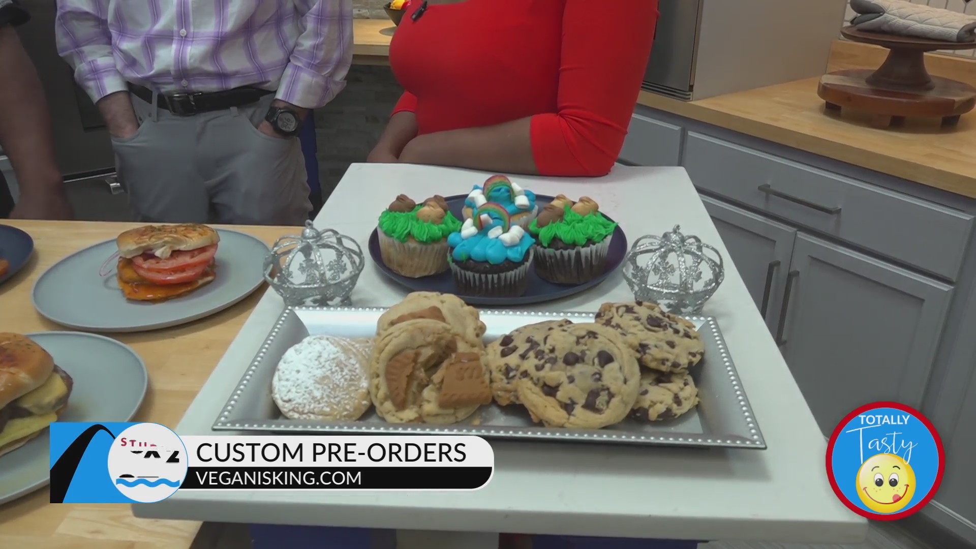Experience vegan comfort food at Royally Baked! – FOX 2