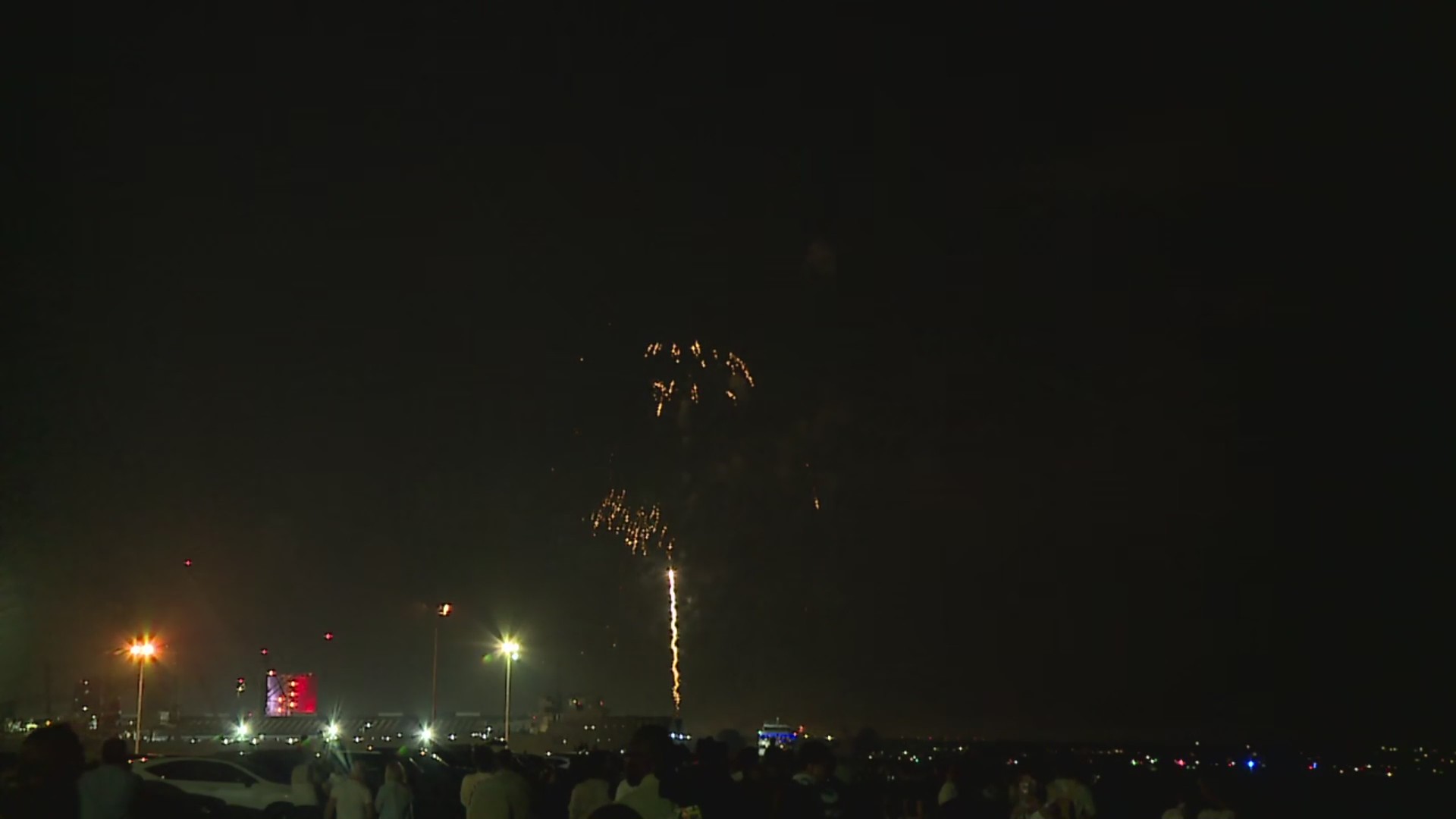 Cleveland hosts 4th of July fireworks display – Fox 8 Cleveland WJW