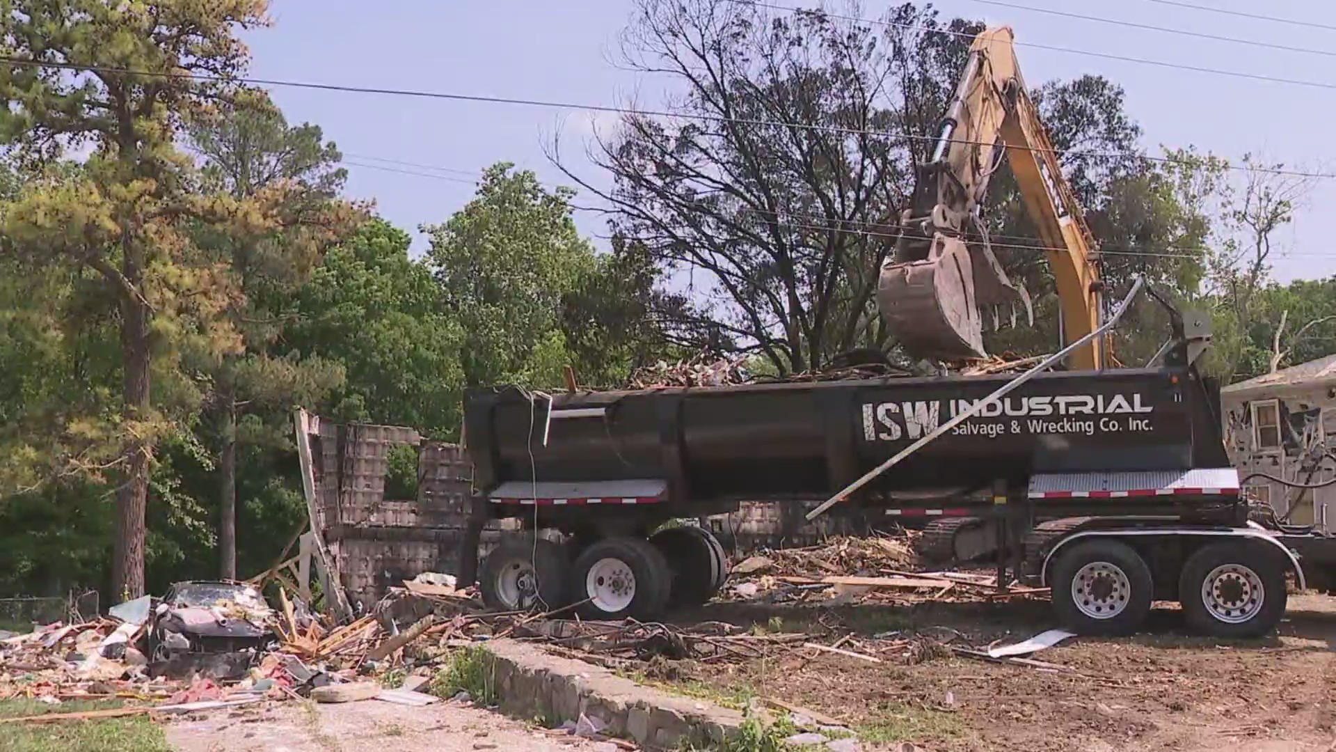 Community cleanup effort launched for Gladstone home explosion – FOX 4 ...
