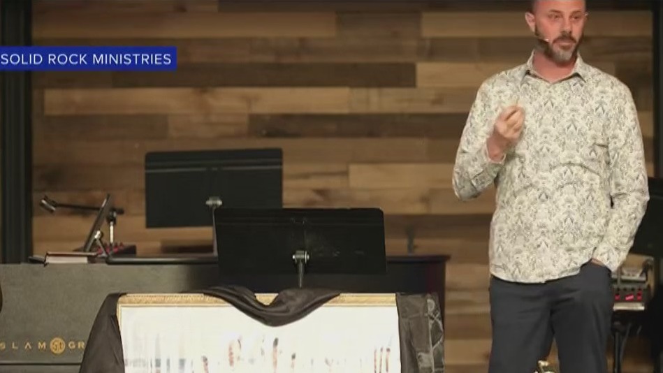 ‘We don’t see grief’: Body language expert on Mica Miller’s pastor ...