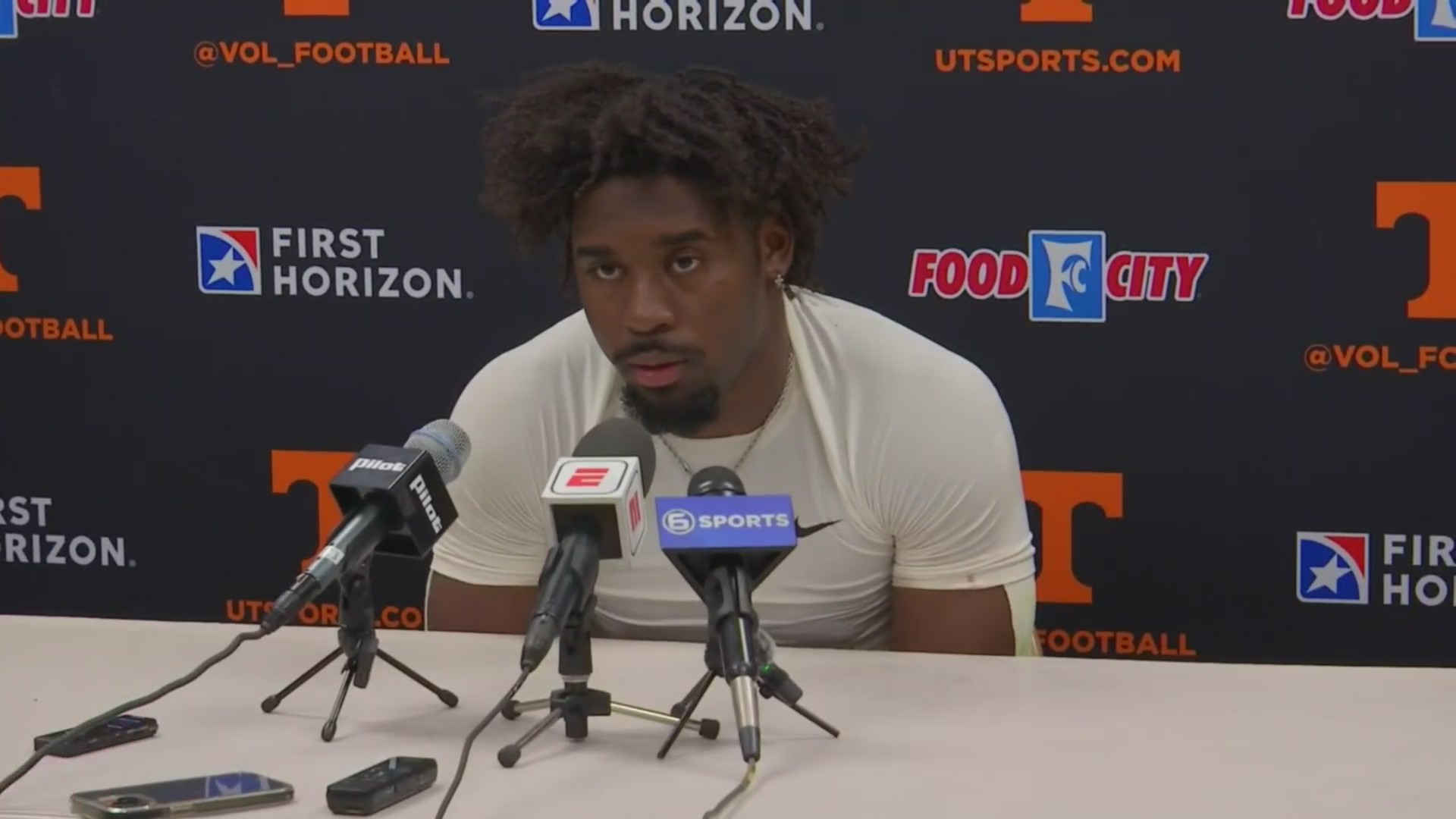 Tennessee’s Dylan Sampson gives insight into Vols’ loss to Arkansas ...