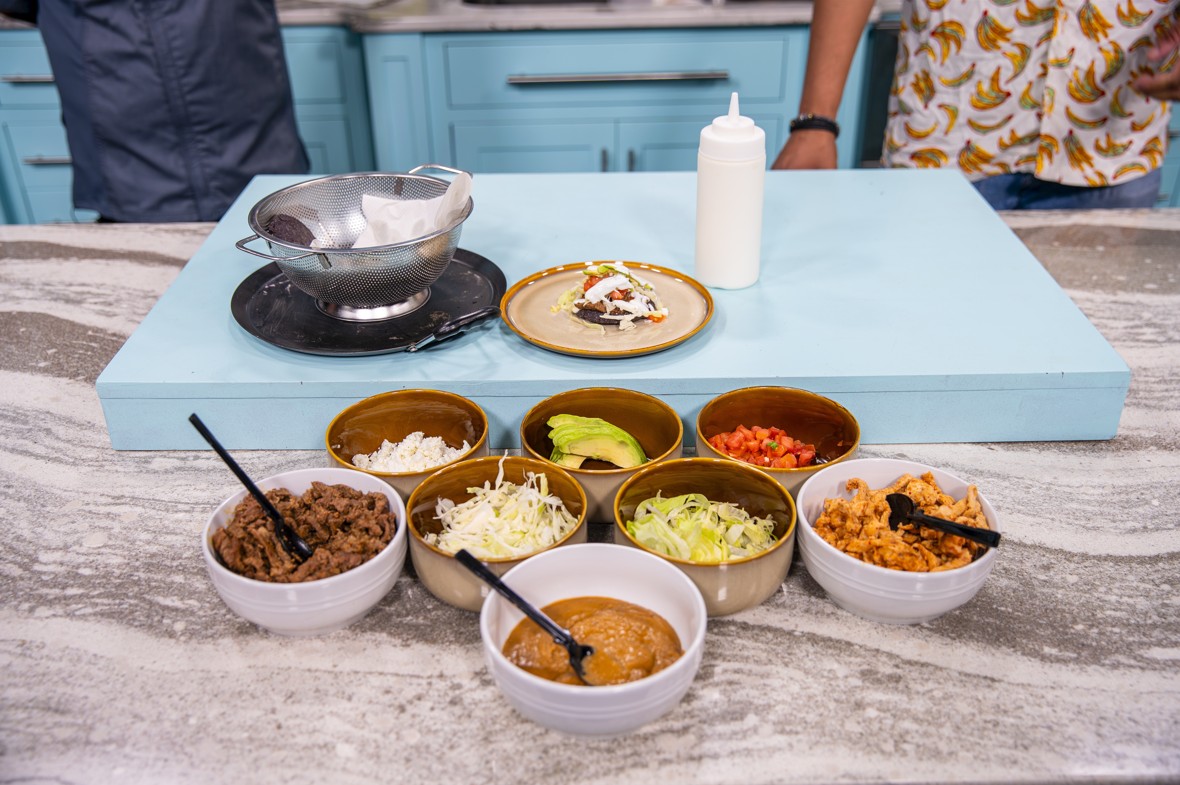 Ramiro Galvan of El Rey cooks up Blue Corn Sopes – WJBF