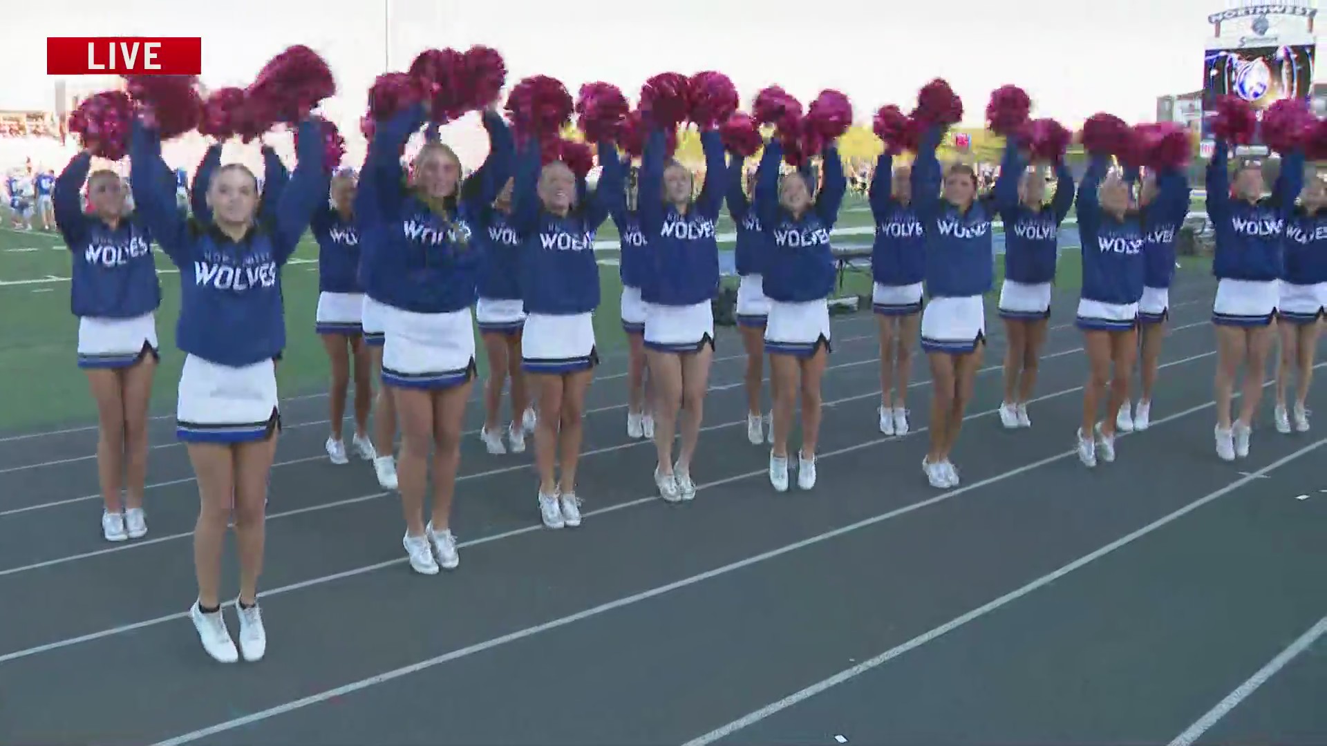 NW Waukee cheerleaders get hyped – who13.com