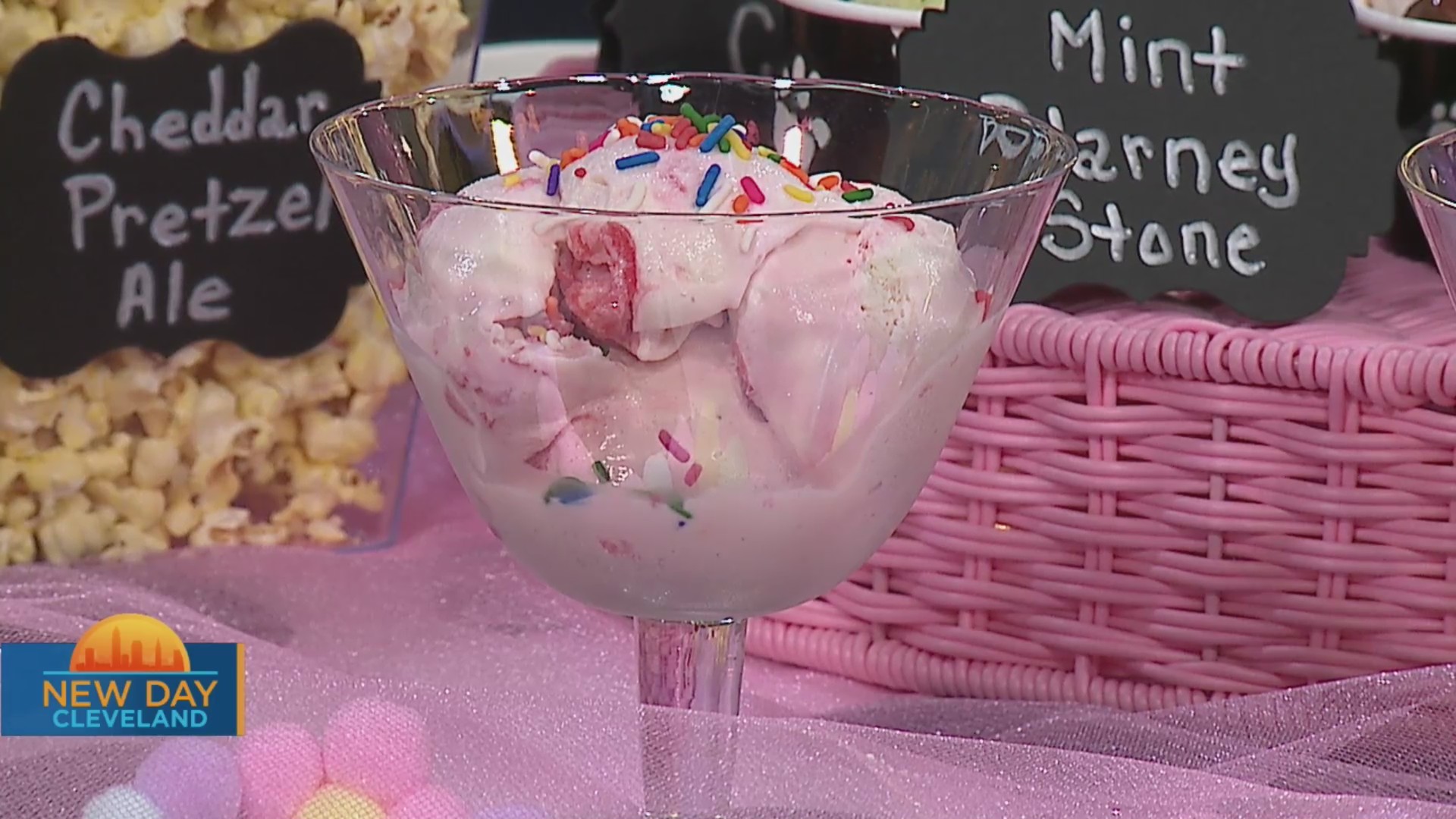 New Day Cleveland: POP-A-RAZZI – Fox 8 Cleveland WJW