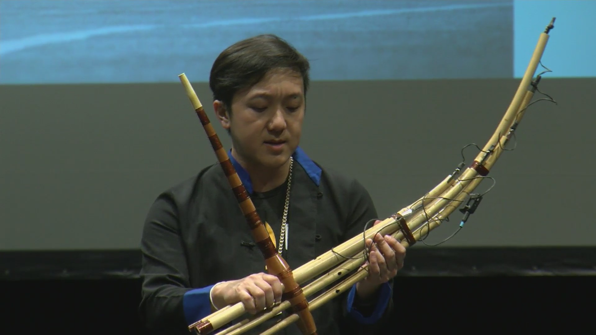 Hmong Music as Language teaches Neenah students about culture & words ...
