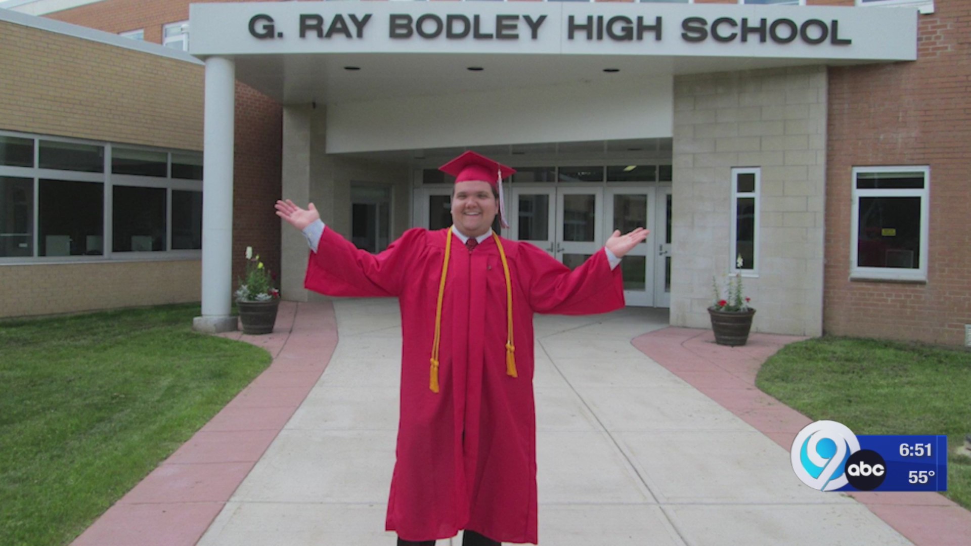 Carson Metcalf Returns to Fulton High School: 9-27-24 – WSYR